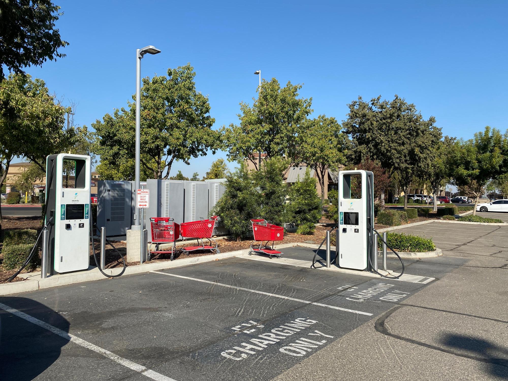 Stonecreek Plaza - Target | Los Banos, CA | EV Station