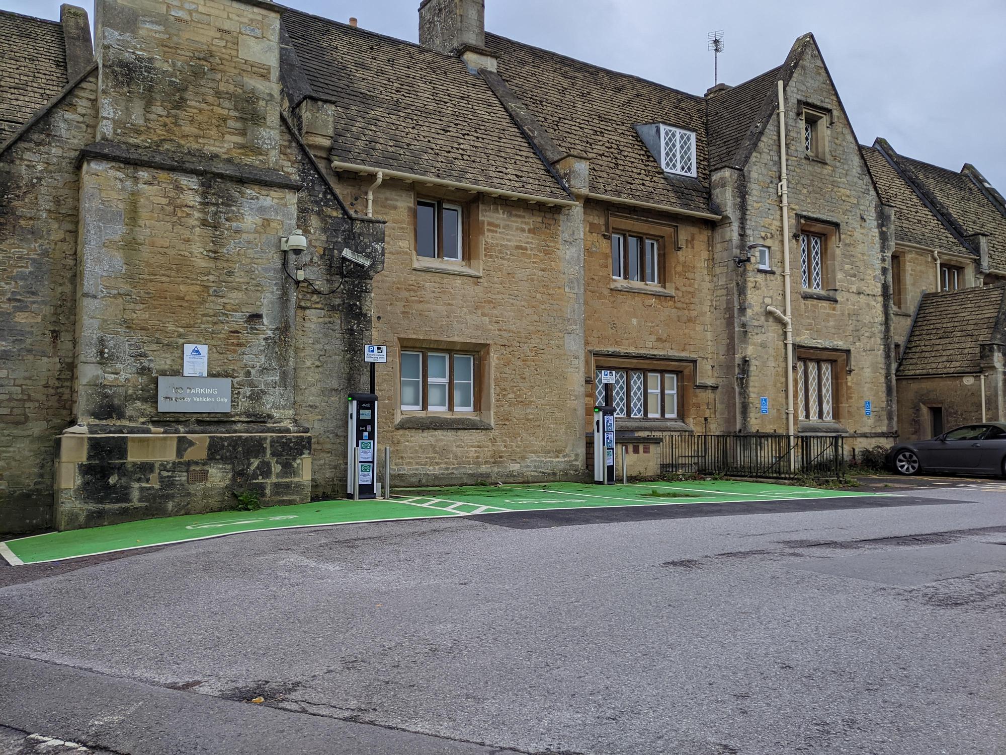 Cirencester Hospital | Tetbury Road, Cirencester, GL7 1UY | EV Station