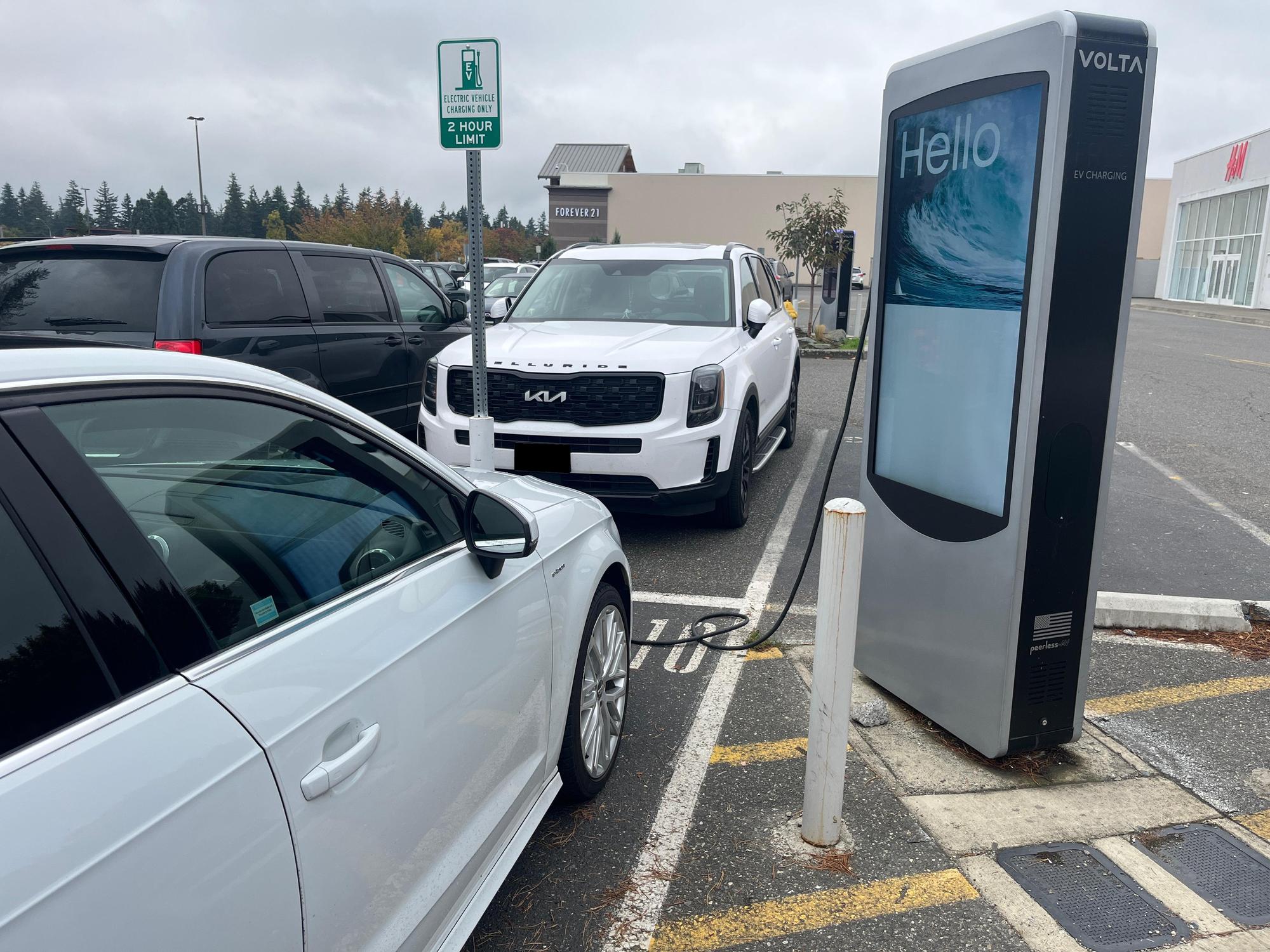Bellis Fair Mall - H&M | Bellingham, WA | EV Station