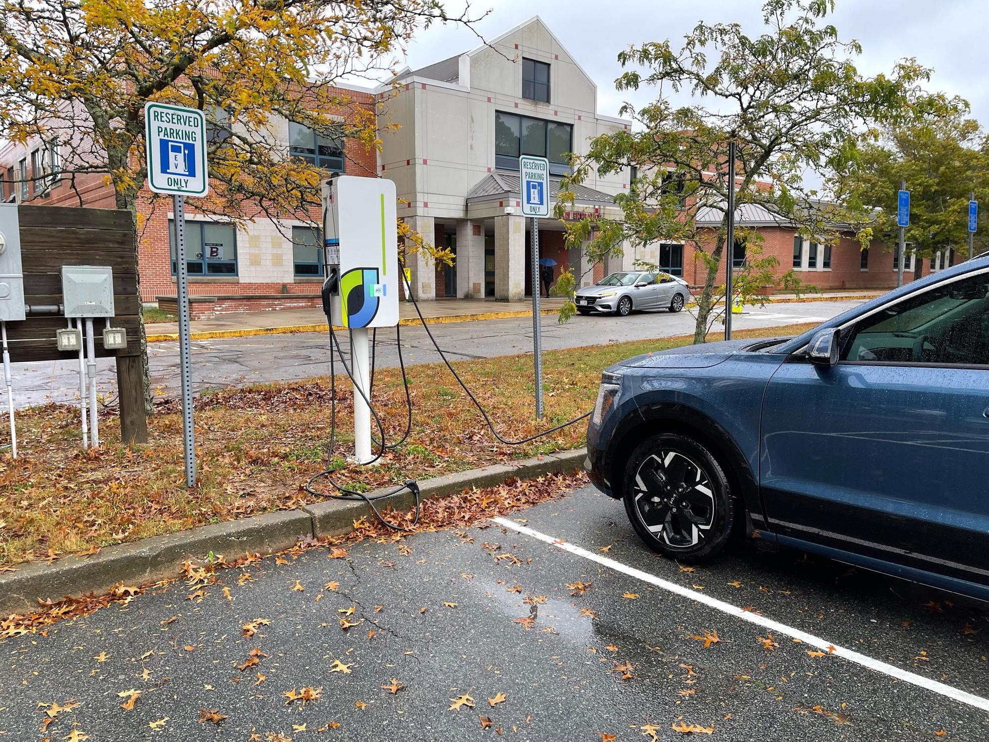 Barnstable High School | Barnstable, MA | EV Station
