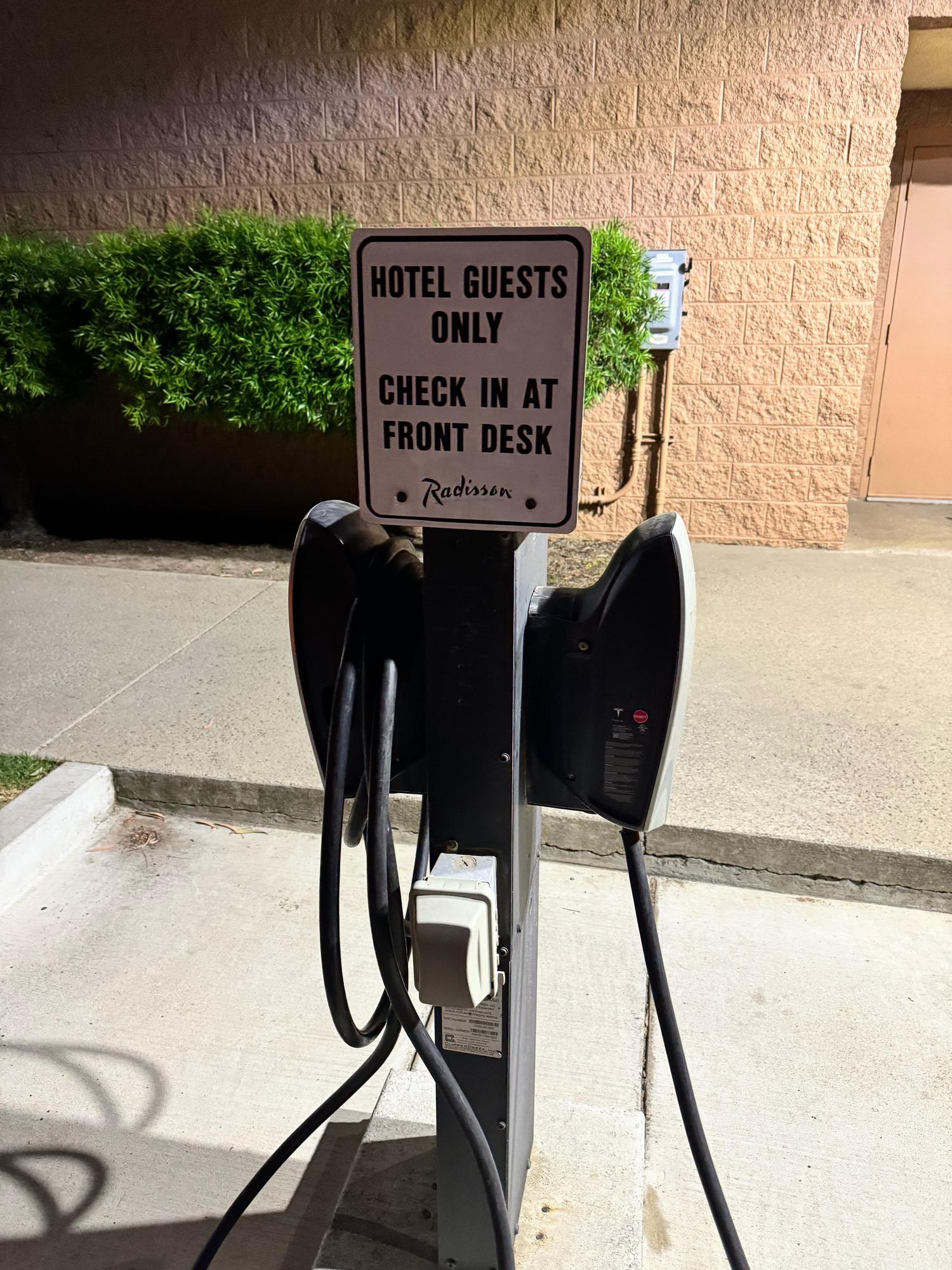 Radisson Hotel Santa Maria | Santa Maria, CA | EV Station