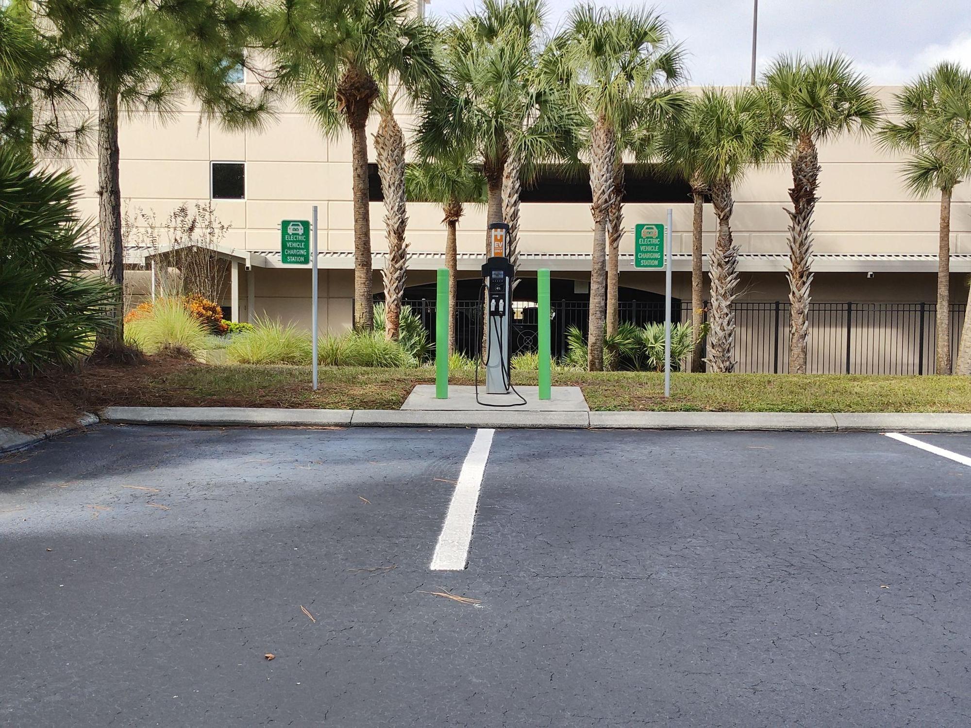 Grow Financial FCU Headquarters | Tampa, FL | EV Station