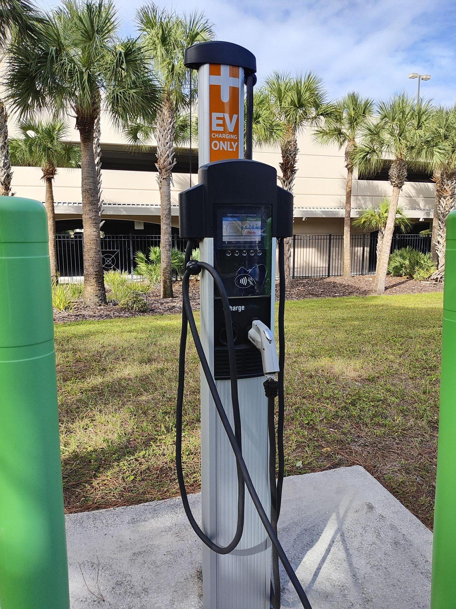 Grow Financial FCU Headquarters | Tampa, FL | EV Station