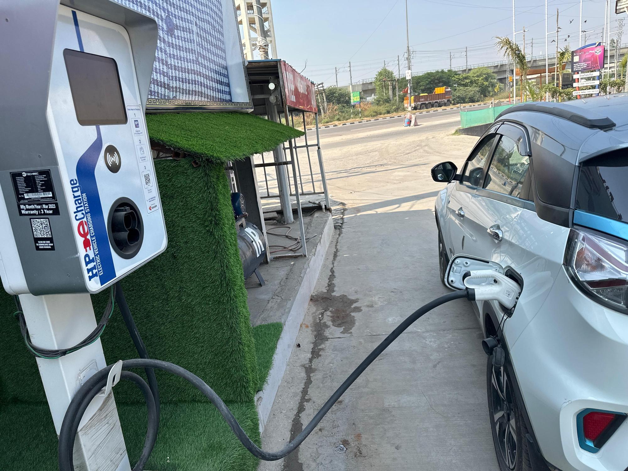 RK Filling HP Echarge 30kwh | Bahadurgarh, HR | EV Station