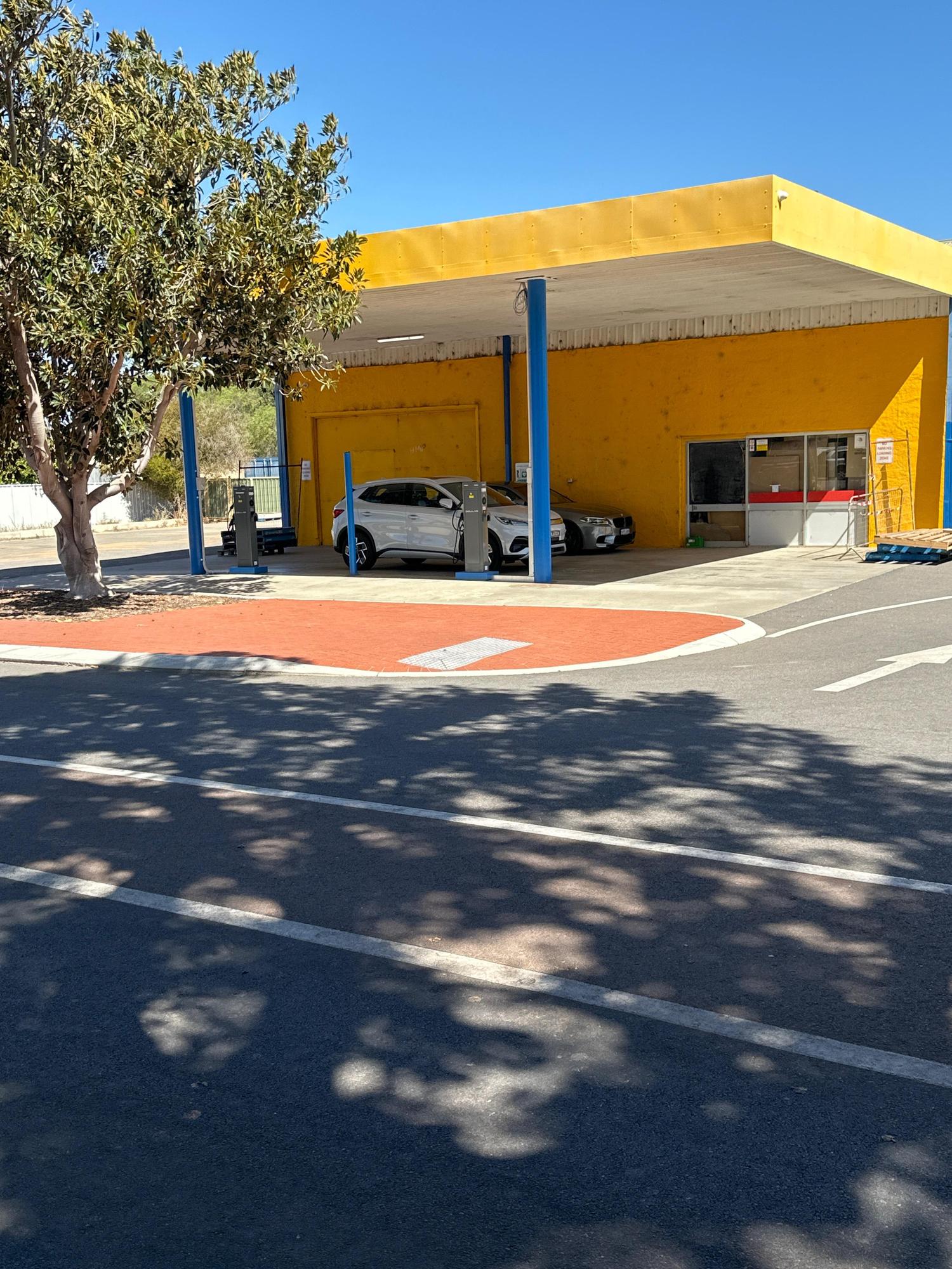 Dongara Hotel Motel | Dongara, WA | EV Station