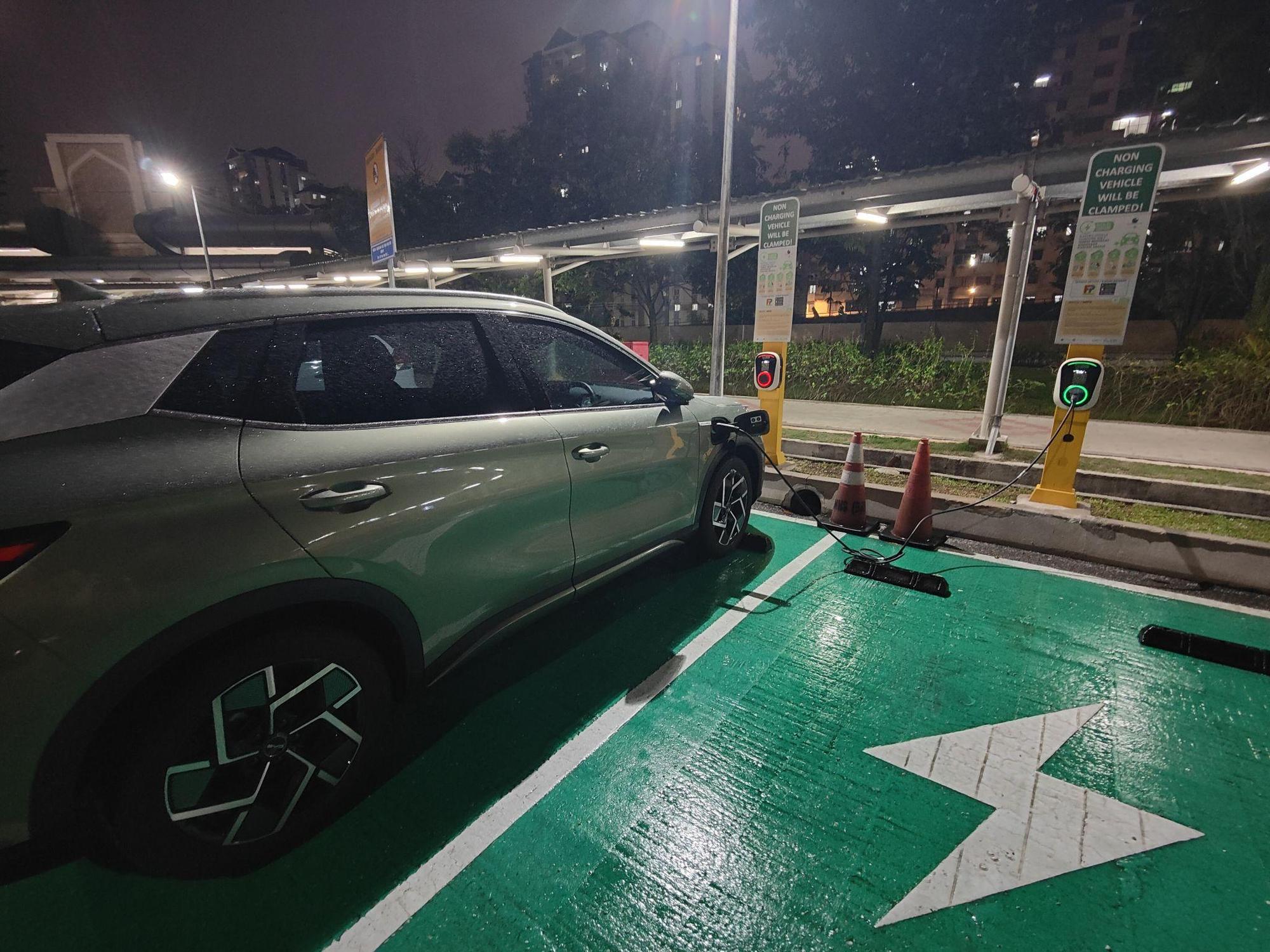 Loke Yew Toll Rest Area (22 KW AC) | Kuala Lumpur, Federal Territory of ...