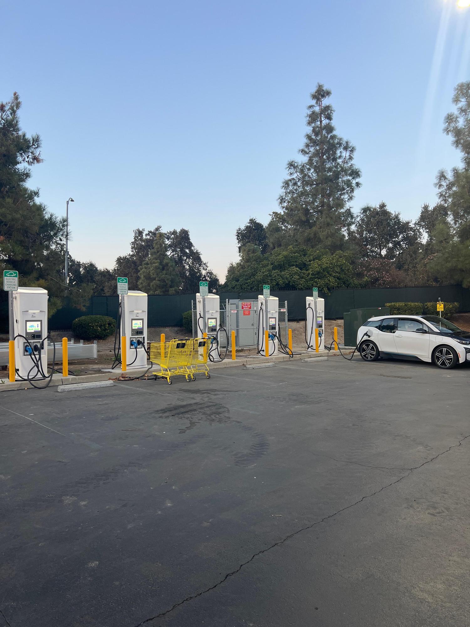 Food4Less | Stockton, CA | EV Station