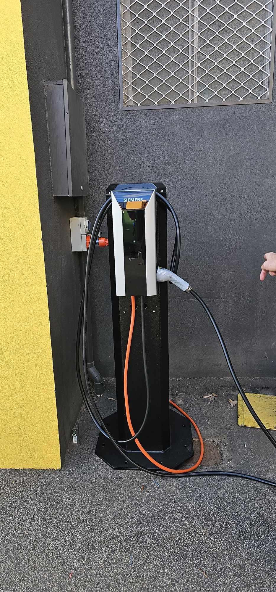 Kingman EVC - Universal Electro Tech | Belmont, WA | EV Station