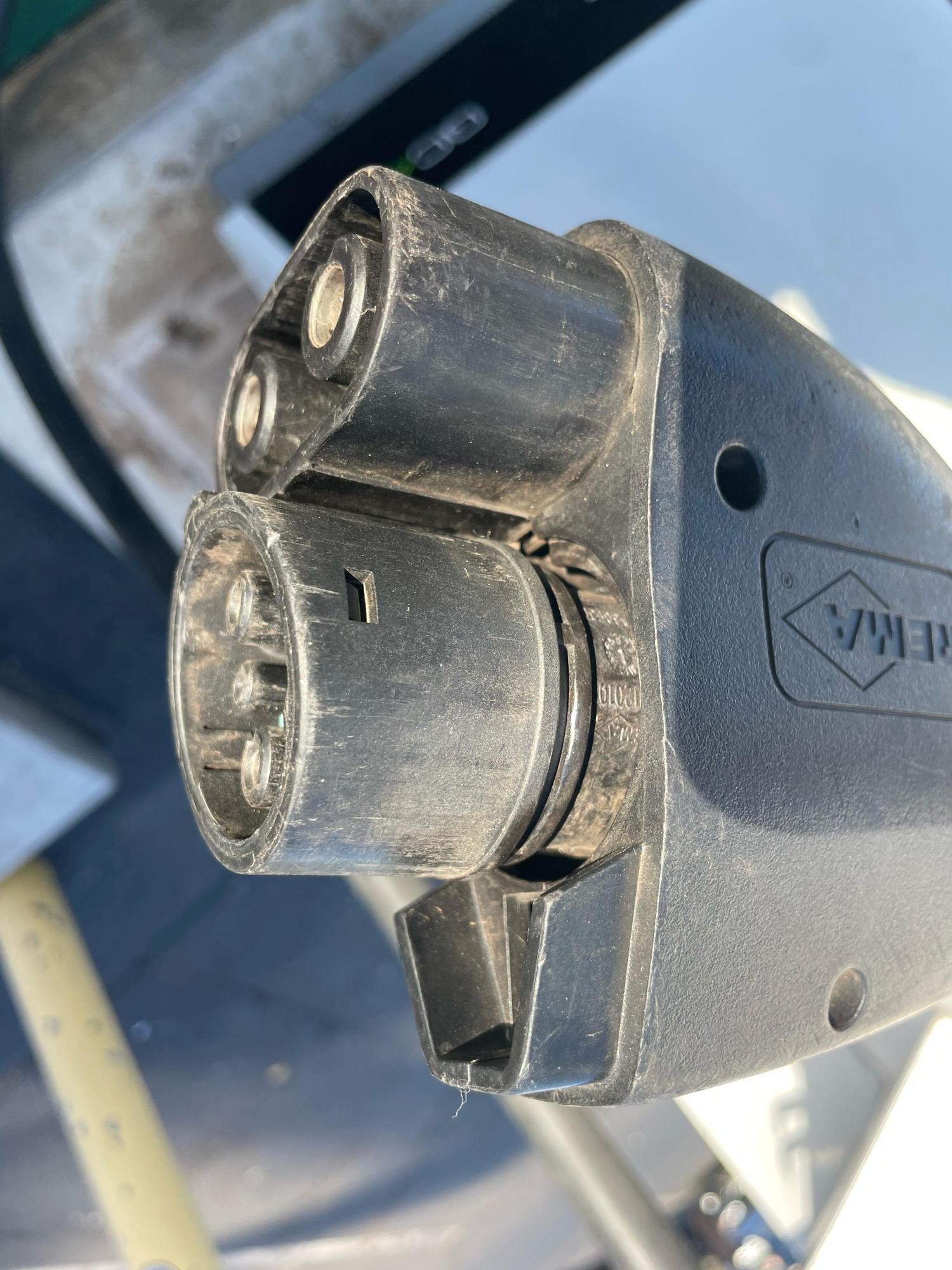 Piilani Village Shopping Center | Kihei, HI | EV Station