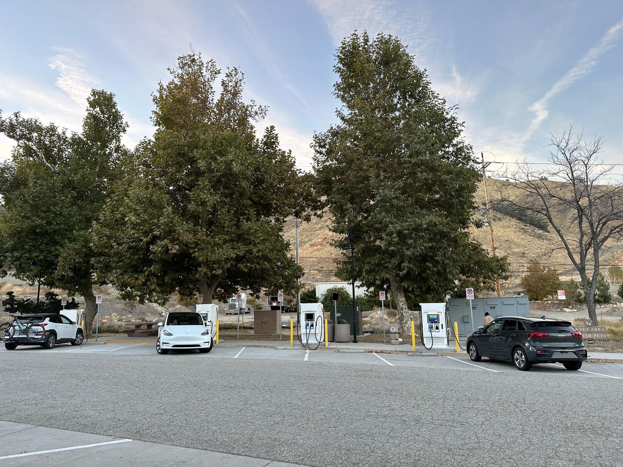 Tejon Pass Rest Area - Southbound | Lebec, CA | EV Station