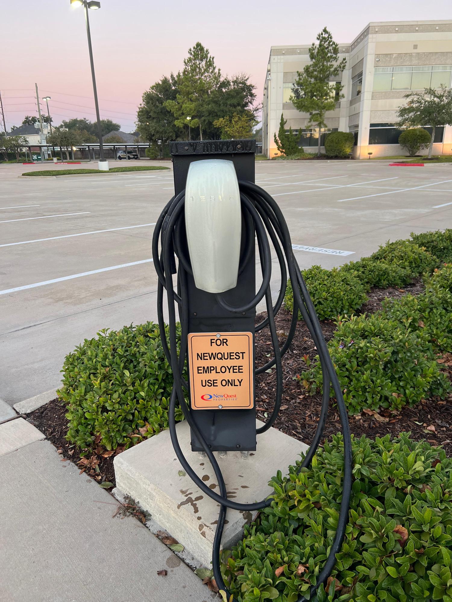 8827 W Sam Houston Pkwy N Office Building | Houston, TX | EV Station