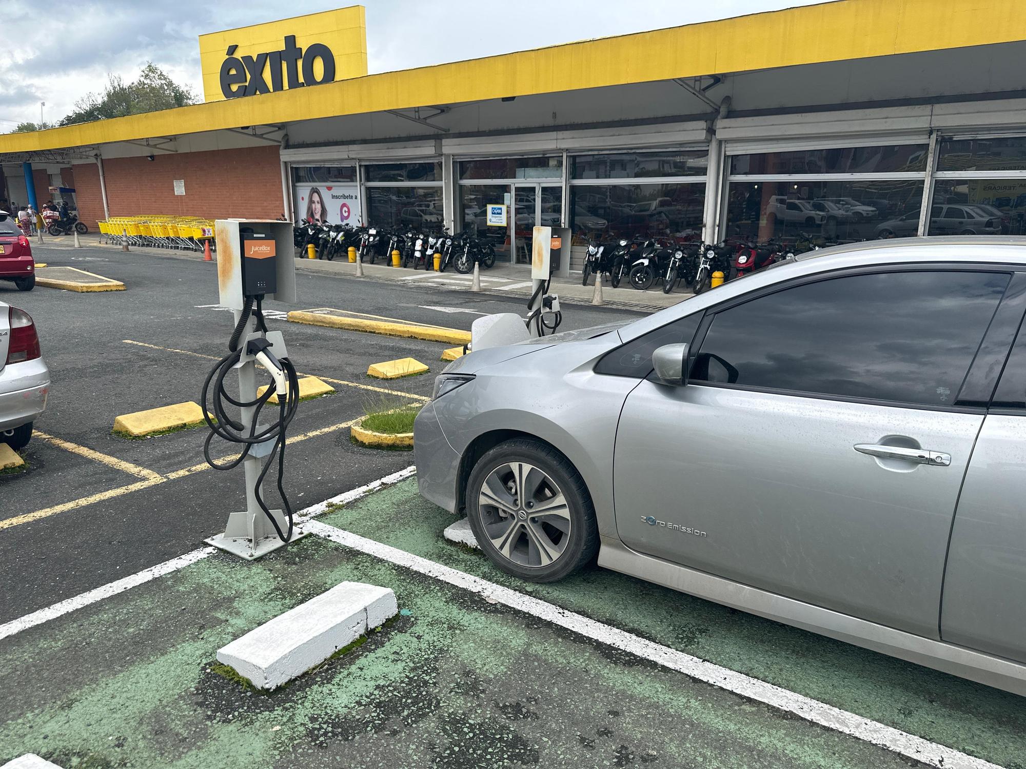 Éxito panamericana | Popayán, Cauca | EV Station