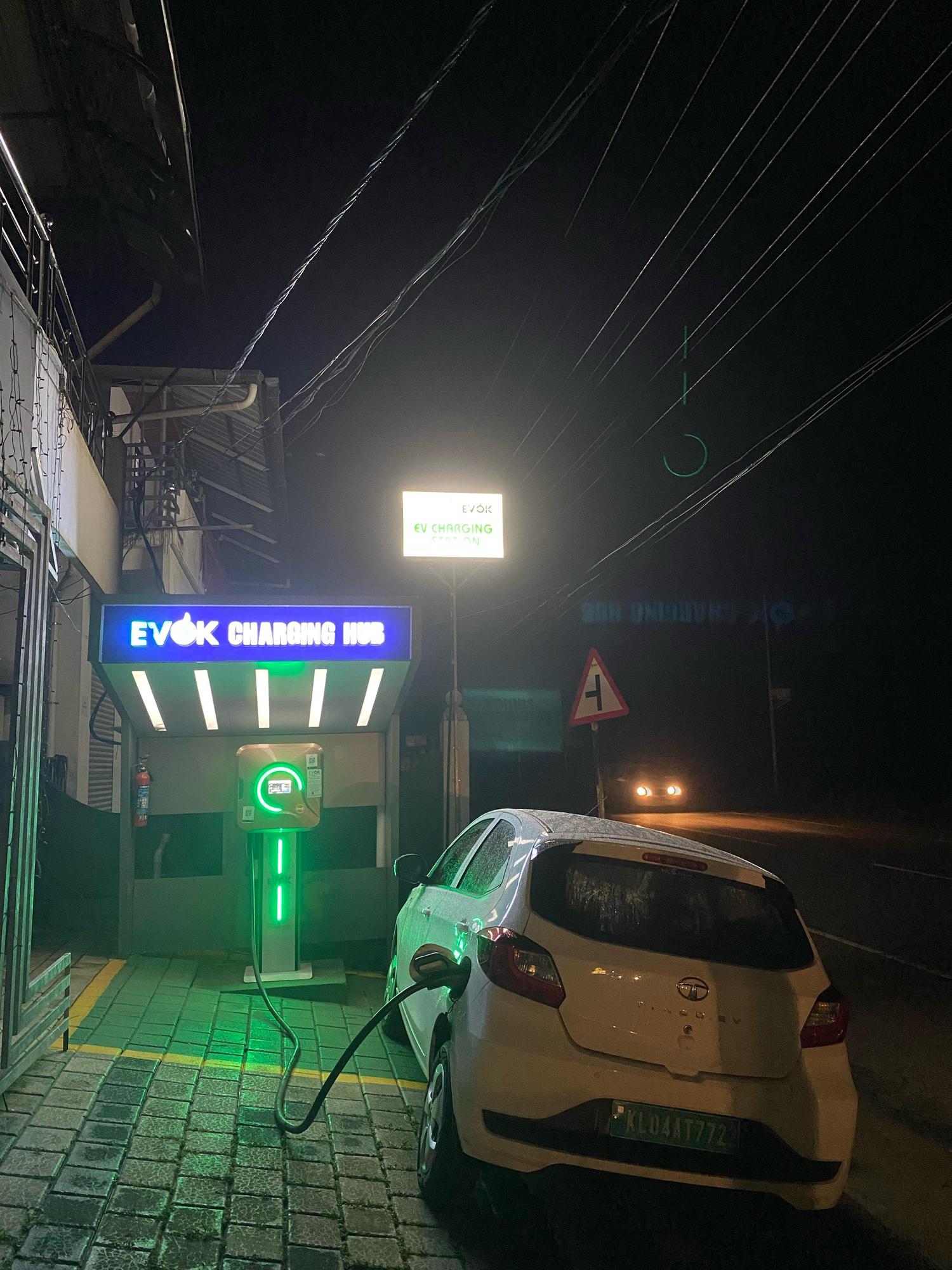 EVOK Charging Hub Ente Veedu Interior Designers Mylom - 30kW | Mylom, KL | EV Station