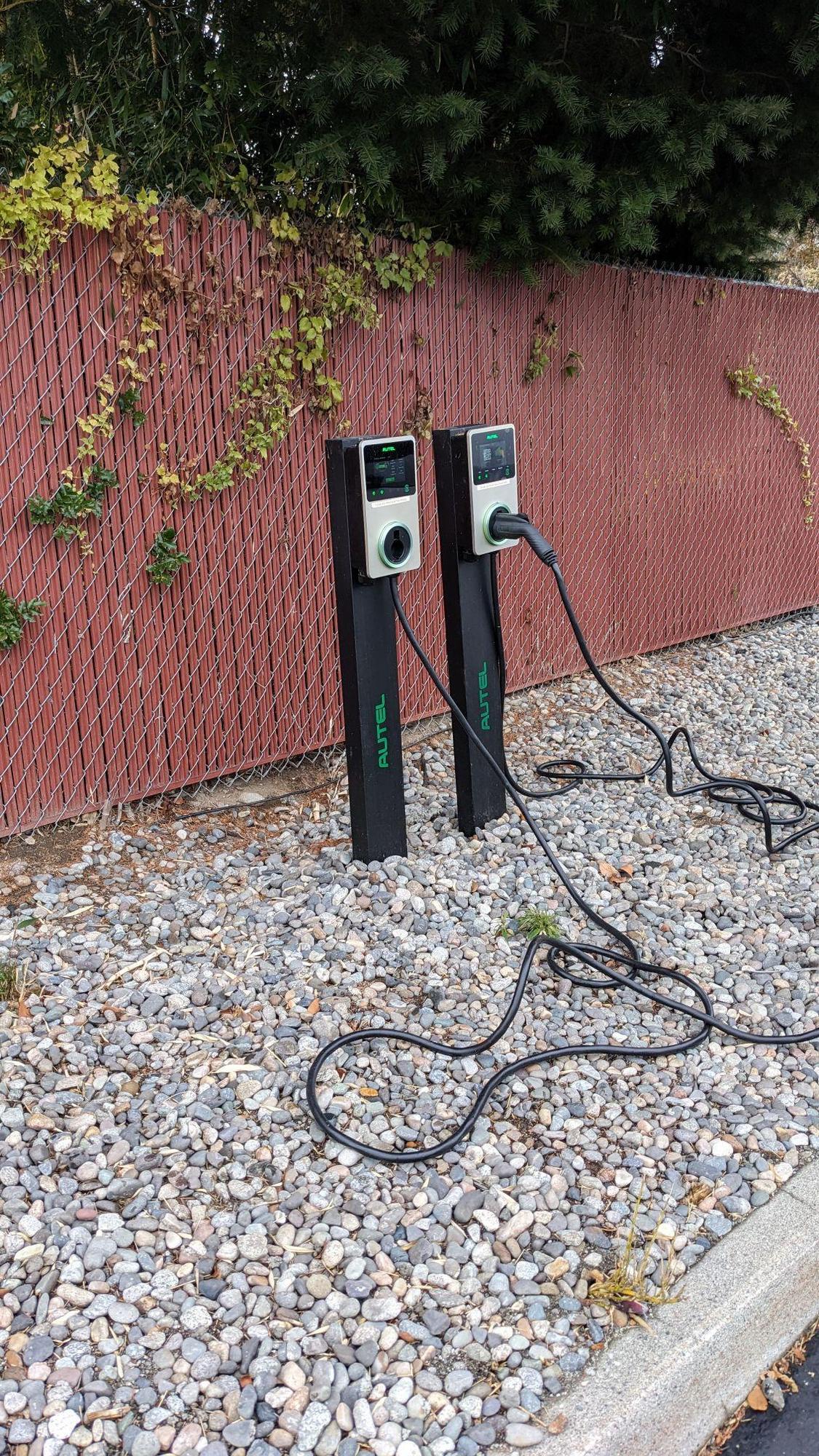 Lake Chelan Shores | Chelan, WA | EV Station