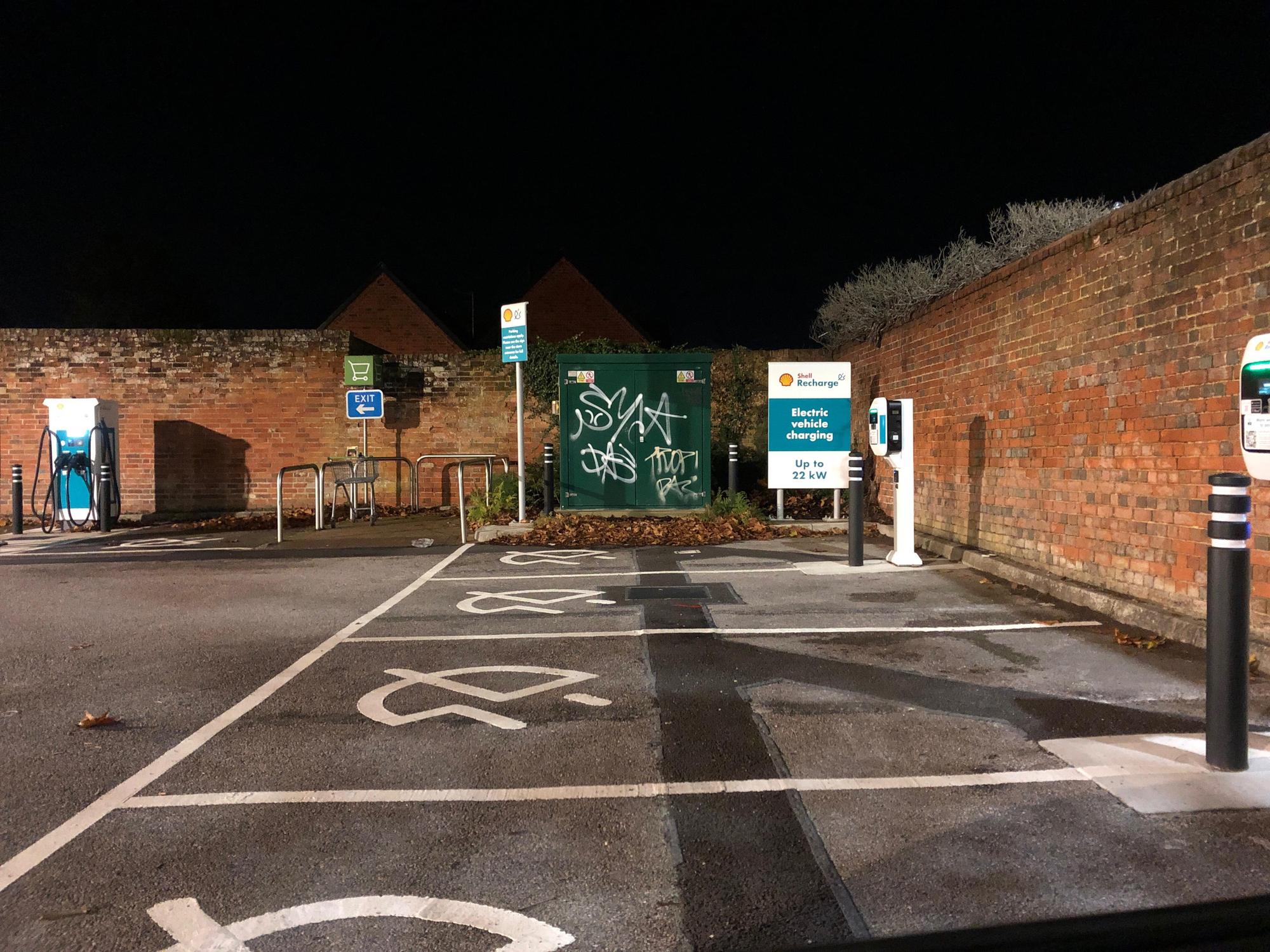 Waitrose Wokingham | 5 Rectory Rd, Wokingham RG40 1DJ, UK | EV Station