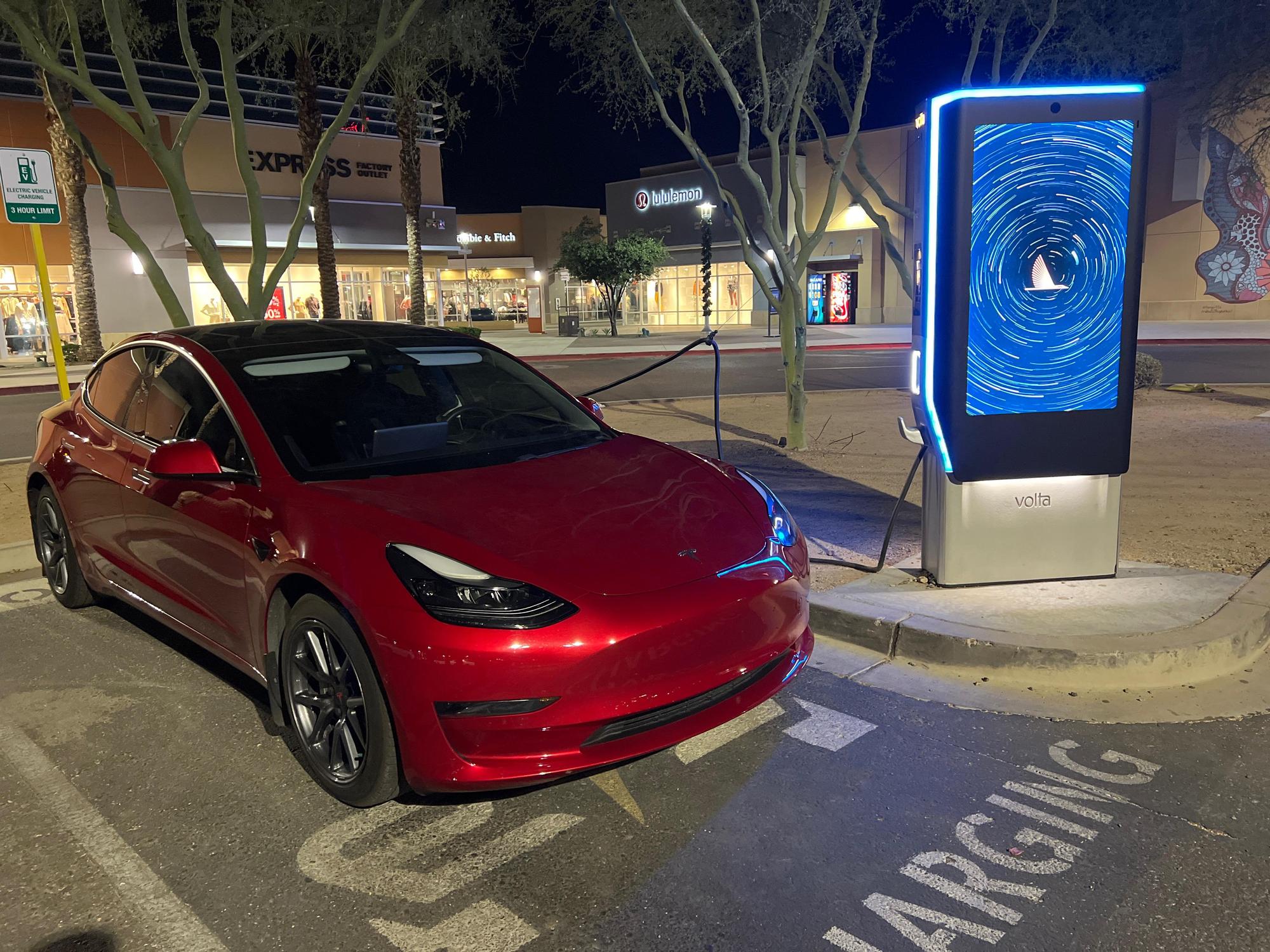 Tanger Outlets Phoenix - Express Factory Outlet (1) | Glendale, AZ | EV ...