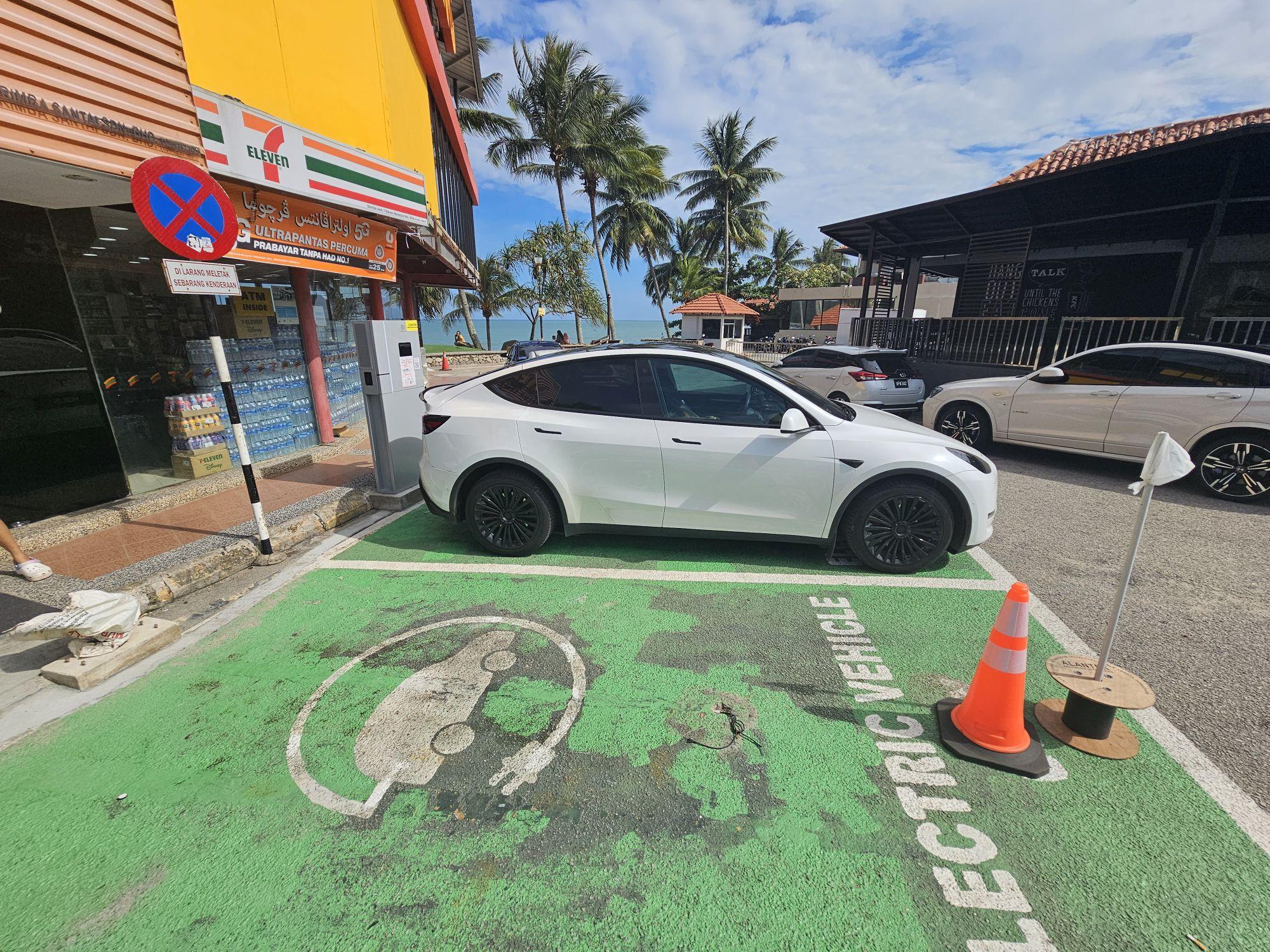 EI Charge | Teluk Cempedak Beach (22kW AC, 30kW DC) | Kuantan, Pahang | EV Station