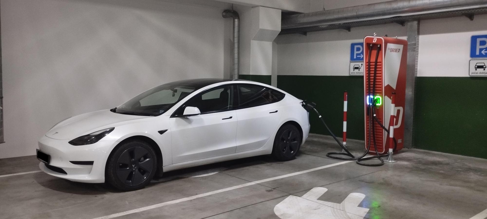 ZSE Drive 150kW OC Dituria Levice | Dituria Shopping Center, Sv ...