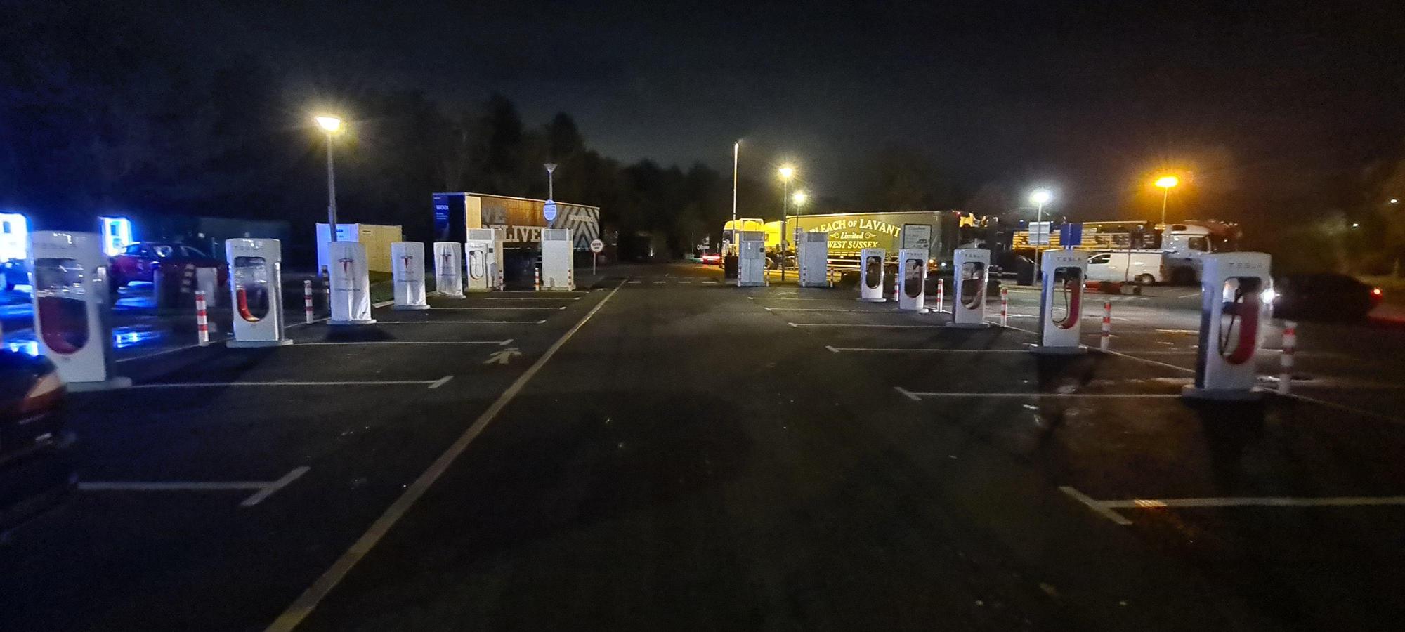 Pease Pottage Services M23 (2) | Pease Pottage, England | EV Station