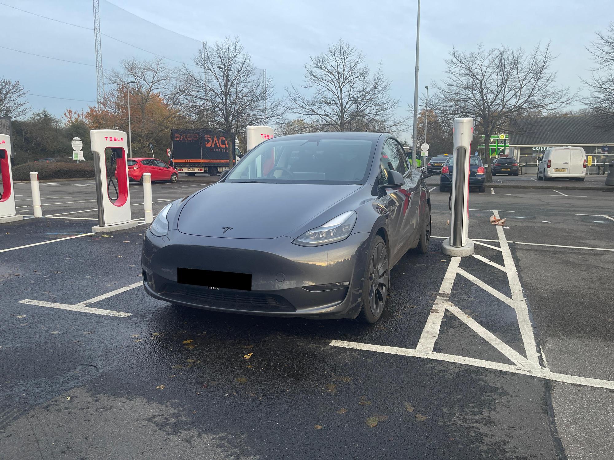 Heston Eastbound Services M4 (2) | Moto Services, M4 Motorway (E) Jct 2 ...