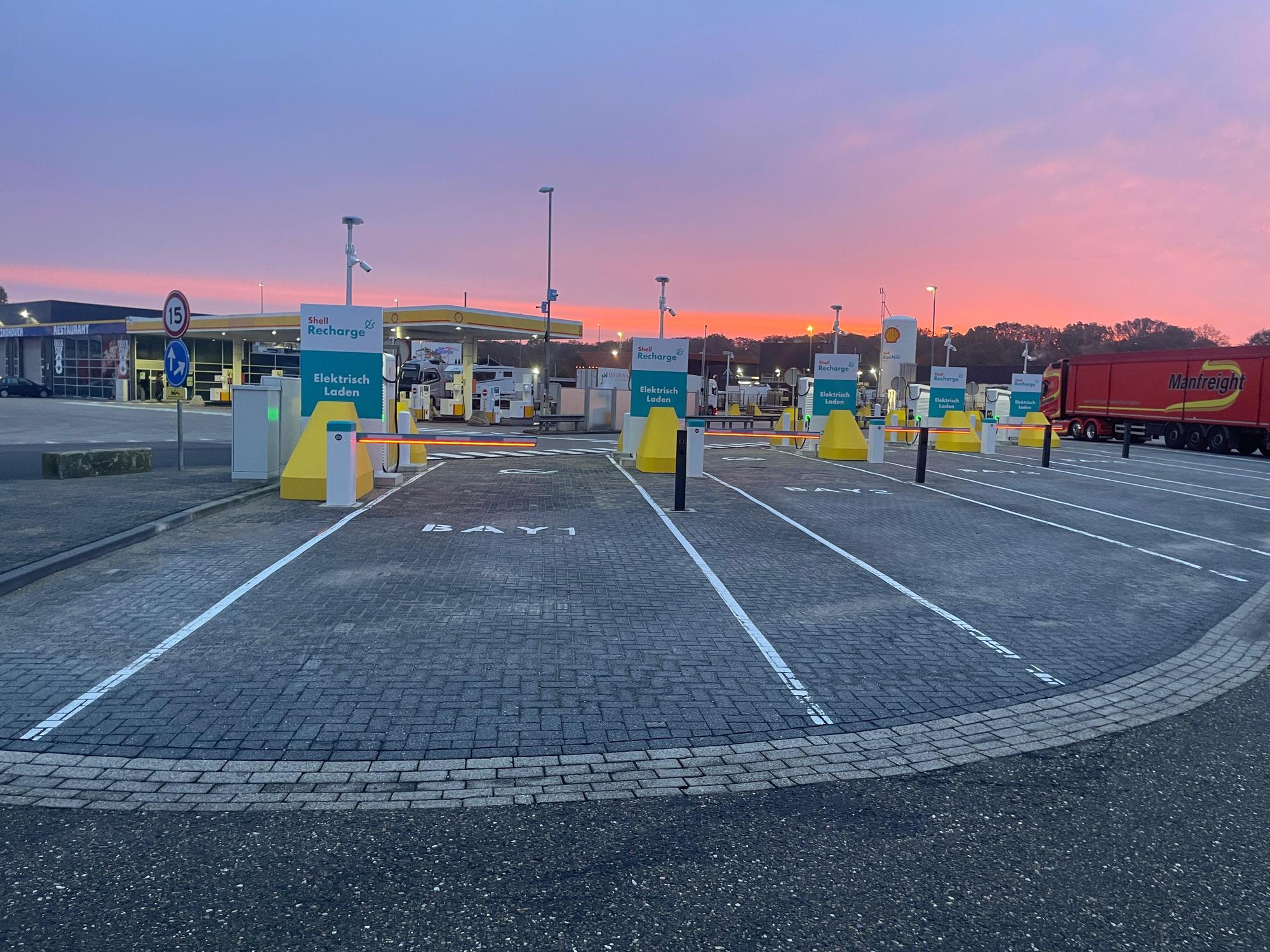 Shell Recharge Electric Truck charging hub | Eindhoven, NB | EV Station