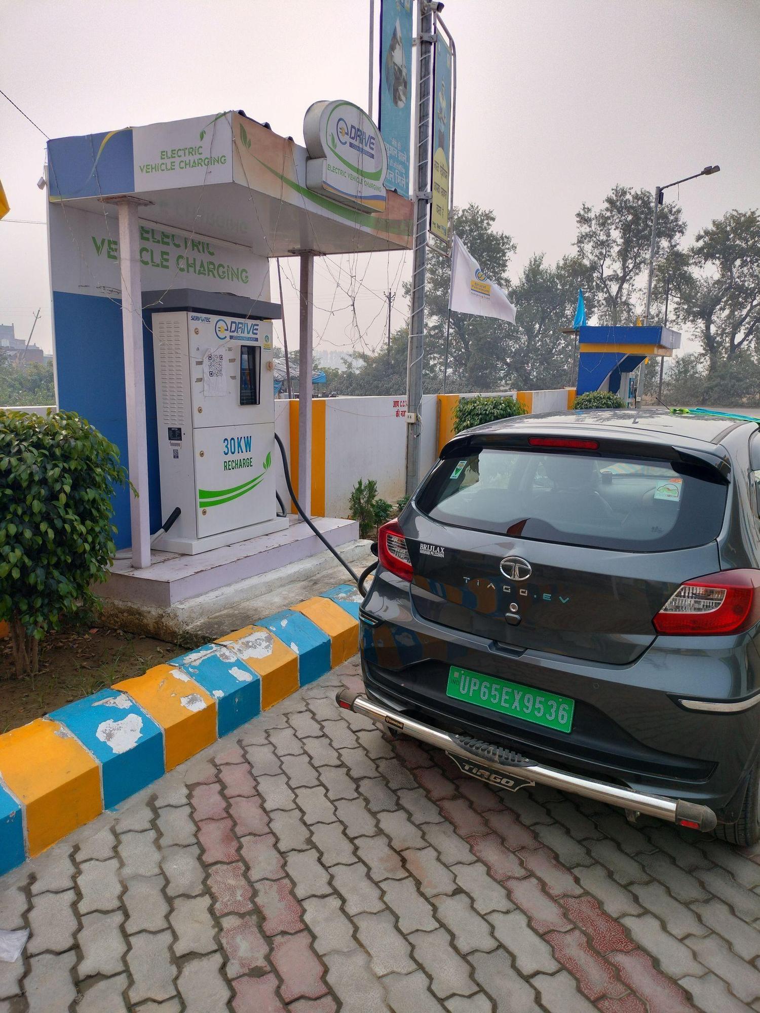 BPCL Nikhil Baharamaee Kunda 30 kW Fast Charger | BPCL pump Baharamaee ...