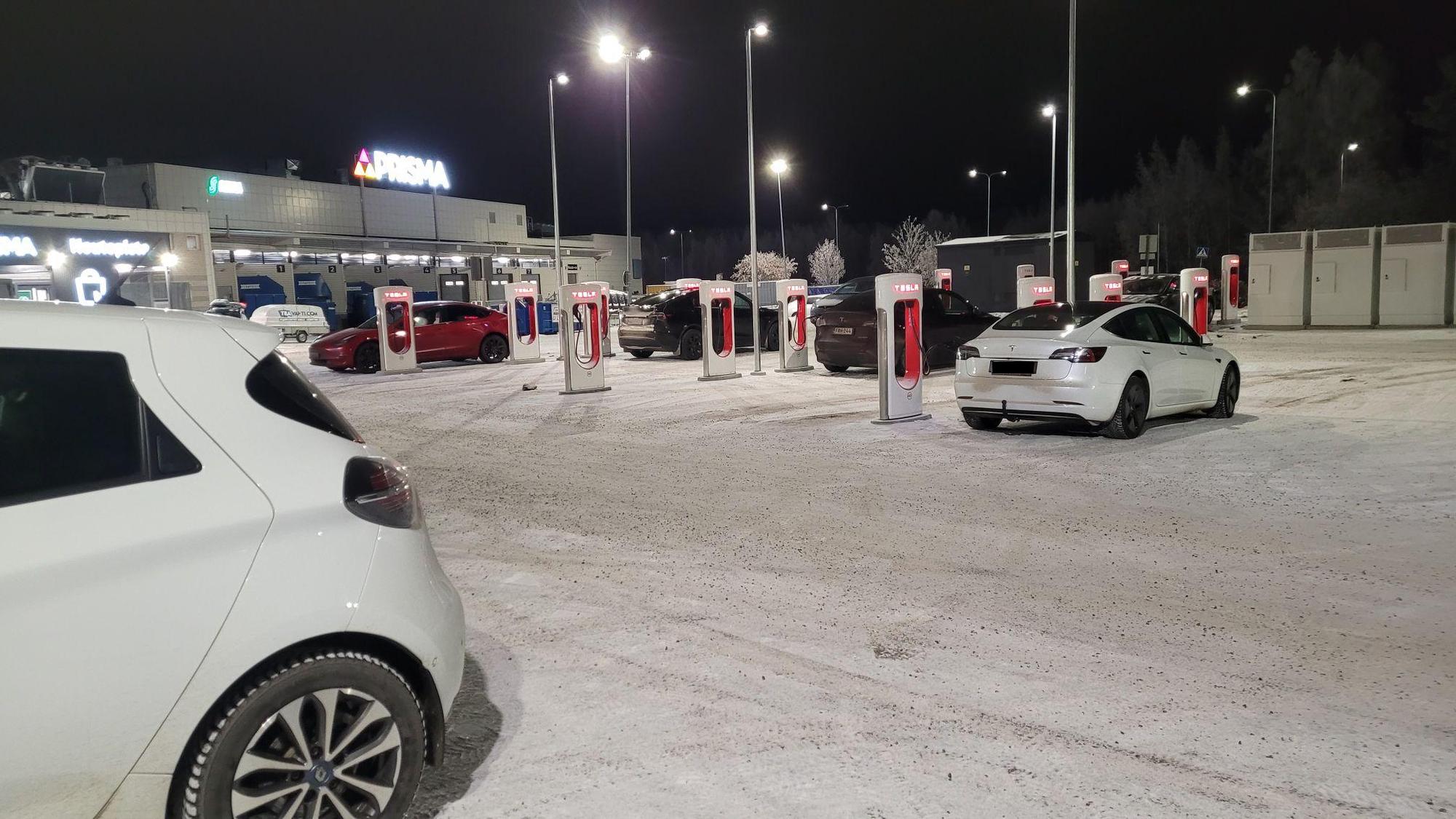 Kauppakeskus Zeppelin | Kempele, Pohjois-Pohjanmaa | EV Station