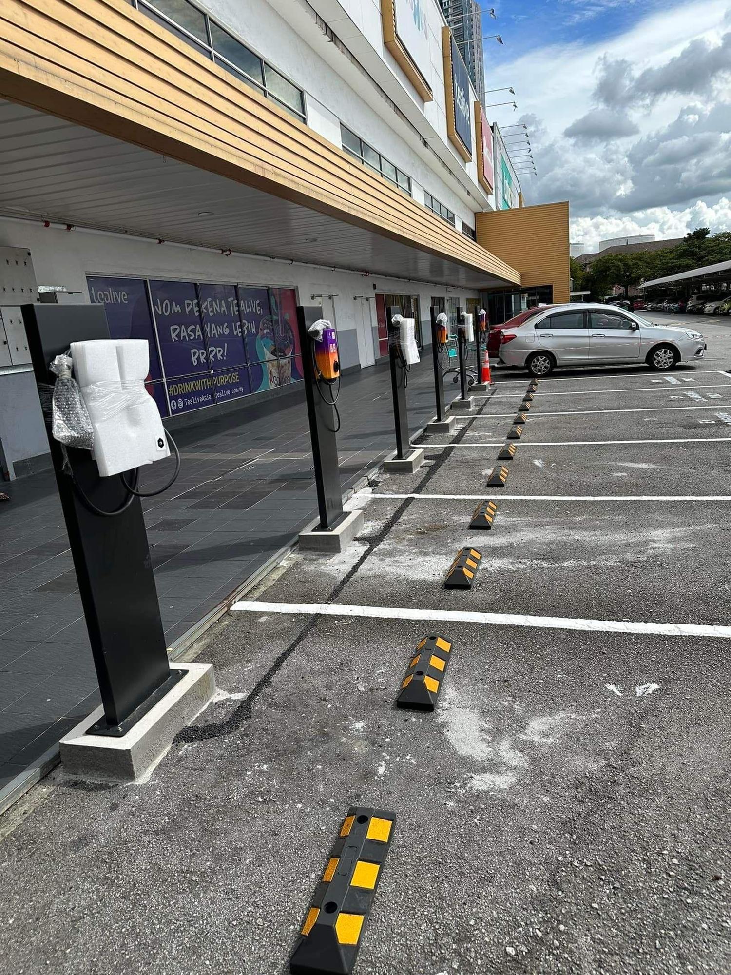 GENTARI Lotus's Klang (6kW AC) | Pelabuhan Klang, Selangor | EV Station