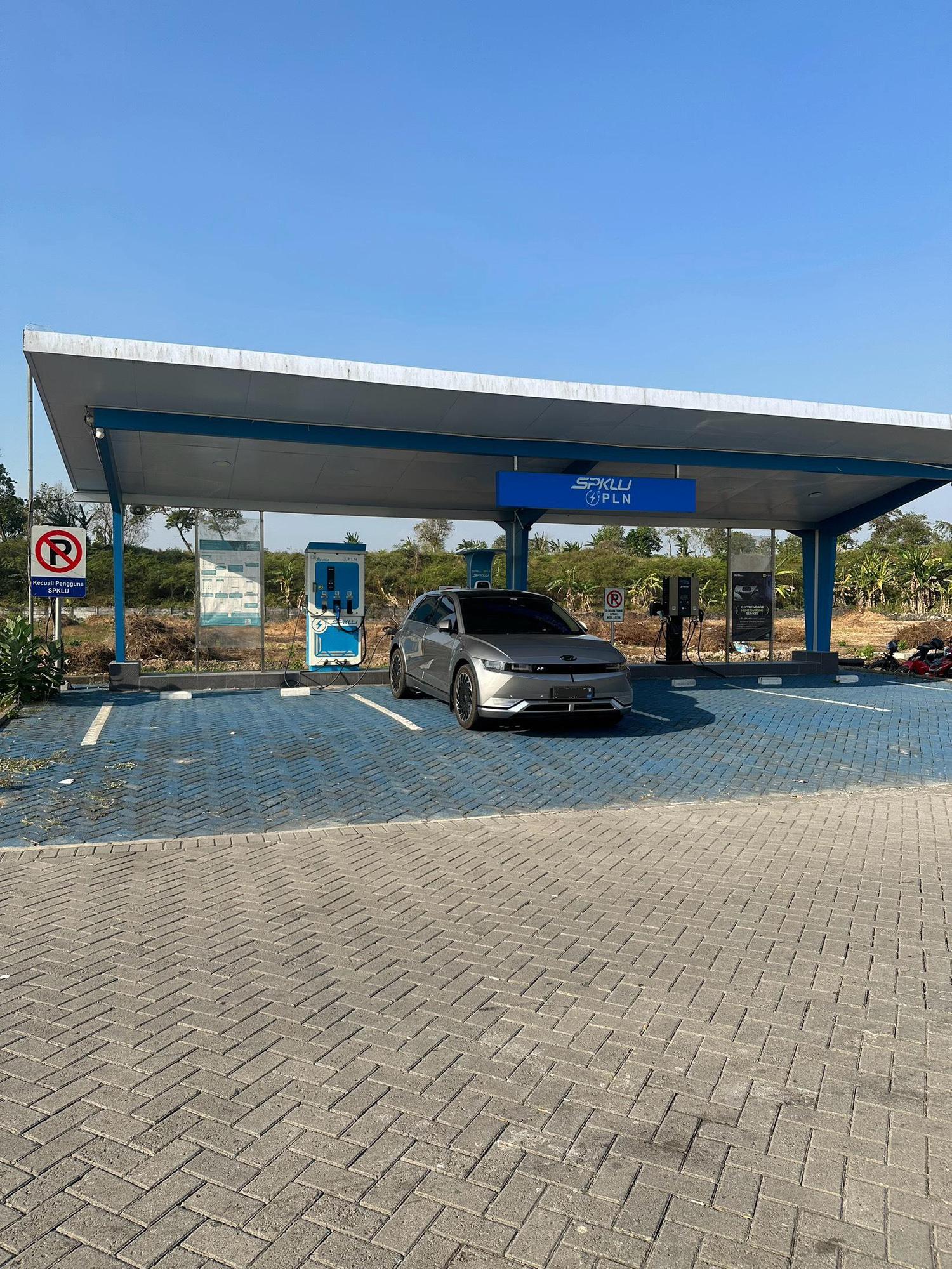 SPKLU Rest Area KM 626A | Rest Area Perhutani KM 627, Pepe, Pajaran ...