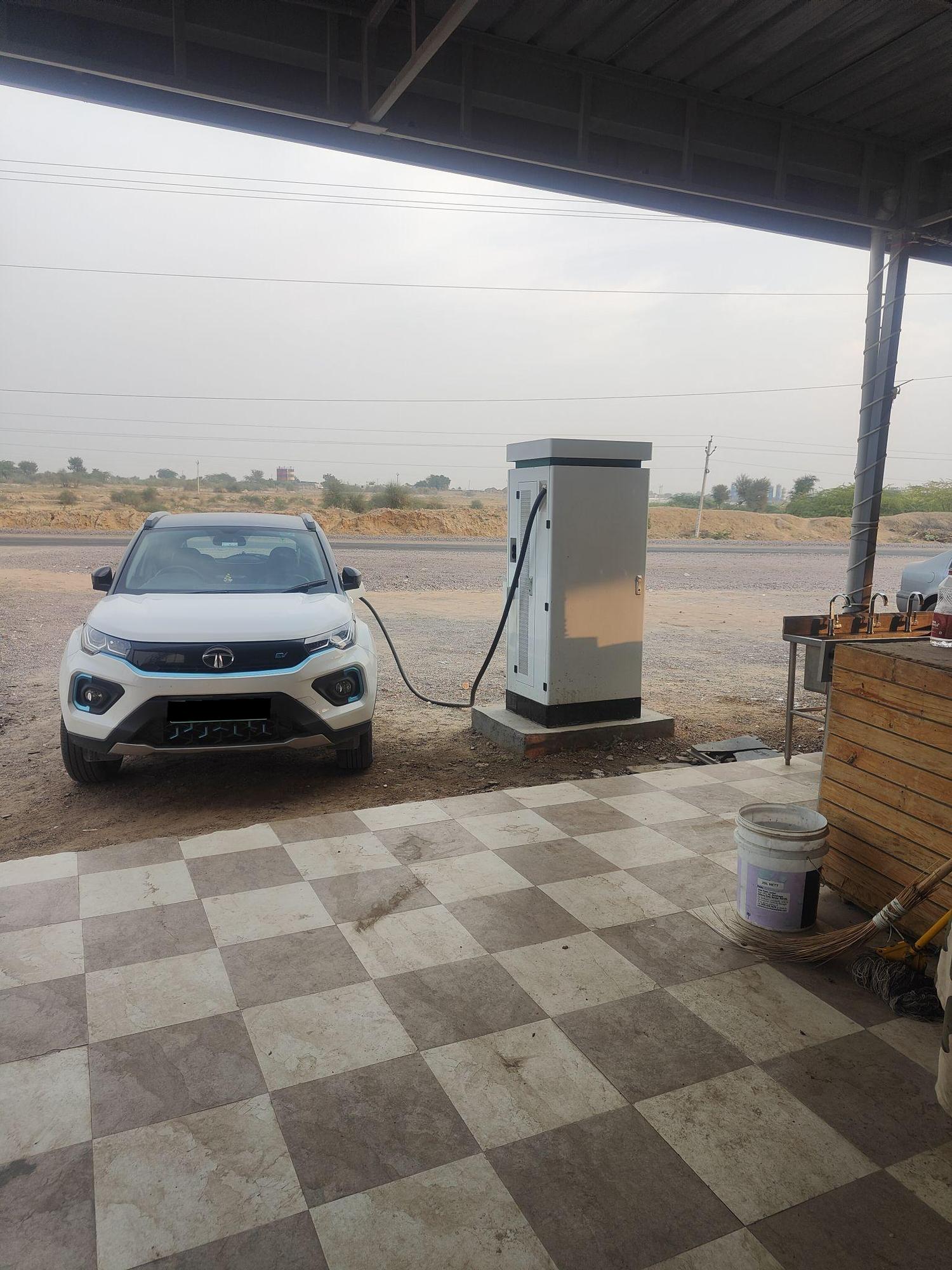 Hotel Daana Paani | Sambhra, RJ | EV Station