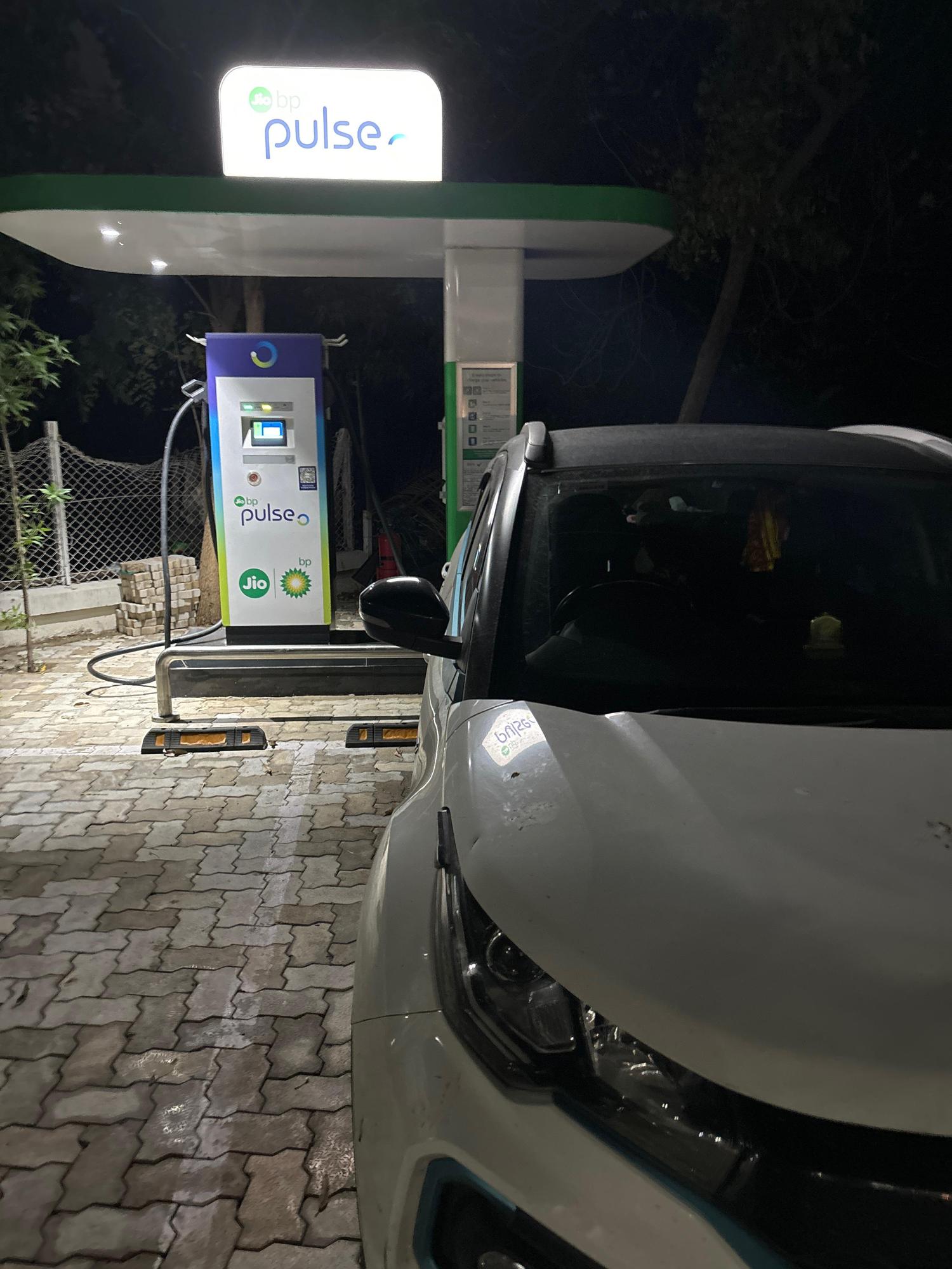 Jio-bp Mobility Station, Chiloda | Valad, GJ | EV Station