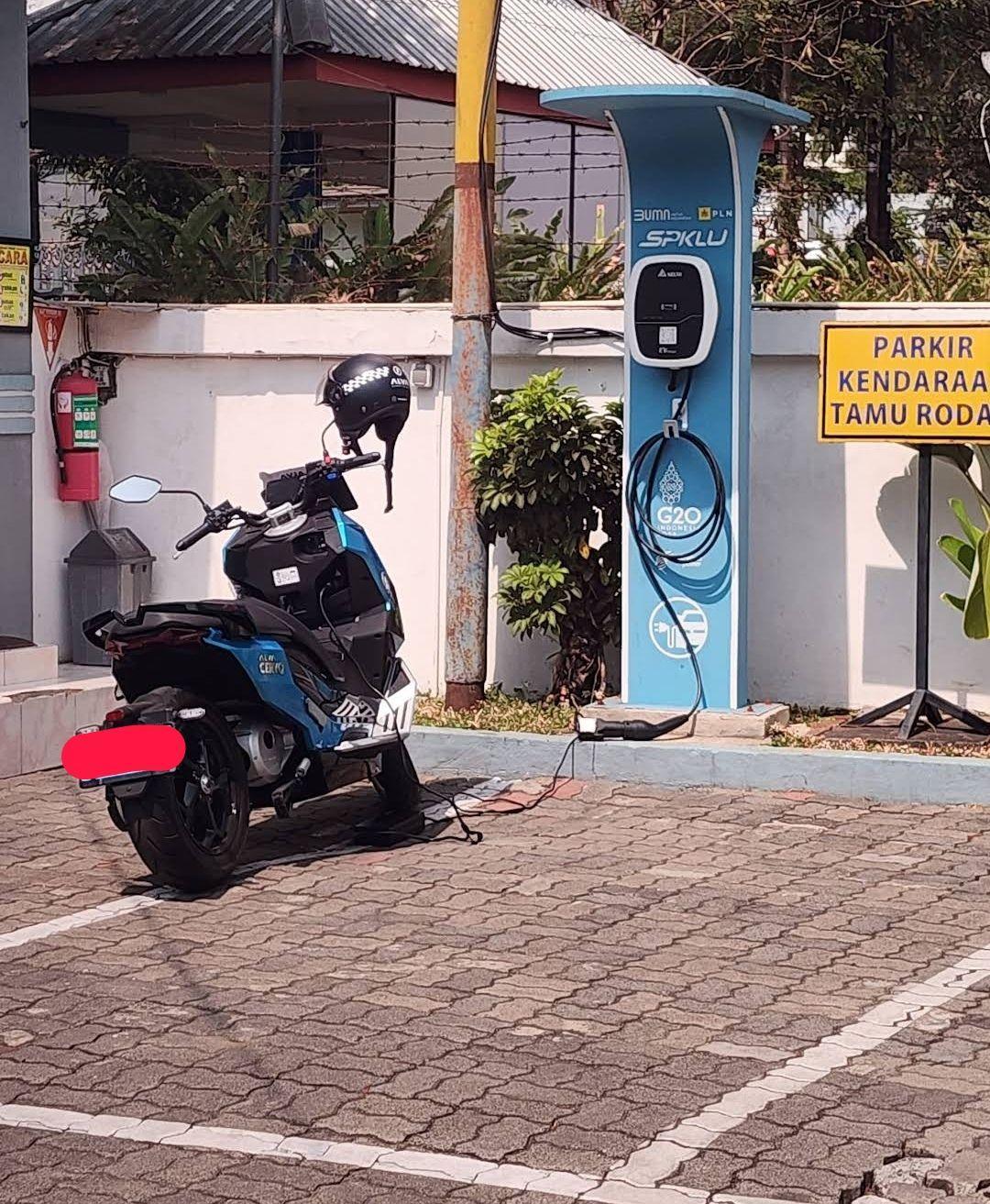 SPKLU PLN ULP Batu | Jl. Trunojoyo No.12, Songgokerto, Kec. Batu, Kota Batu, Jawa Timur 65313 ...
