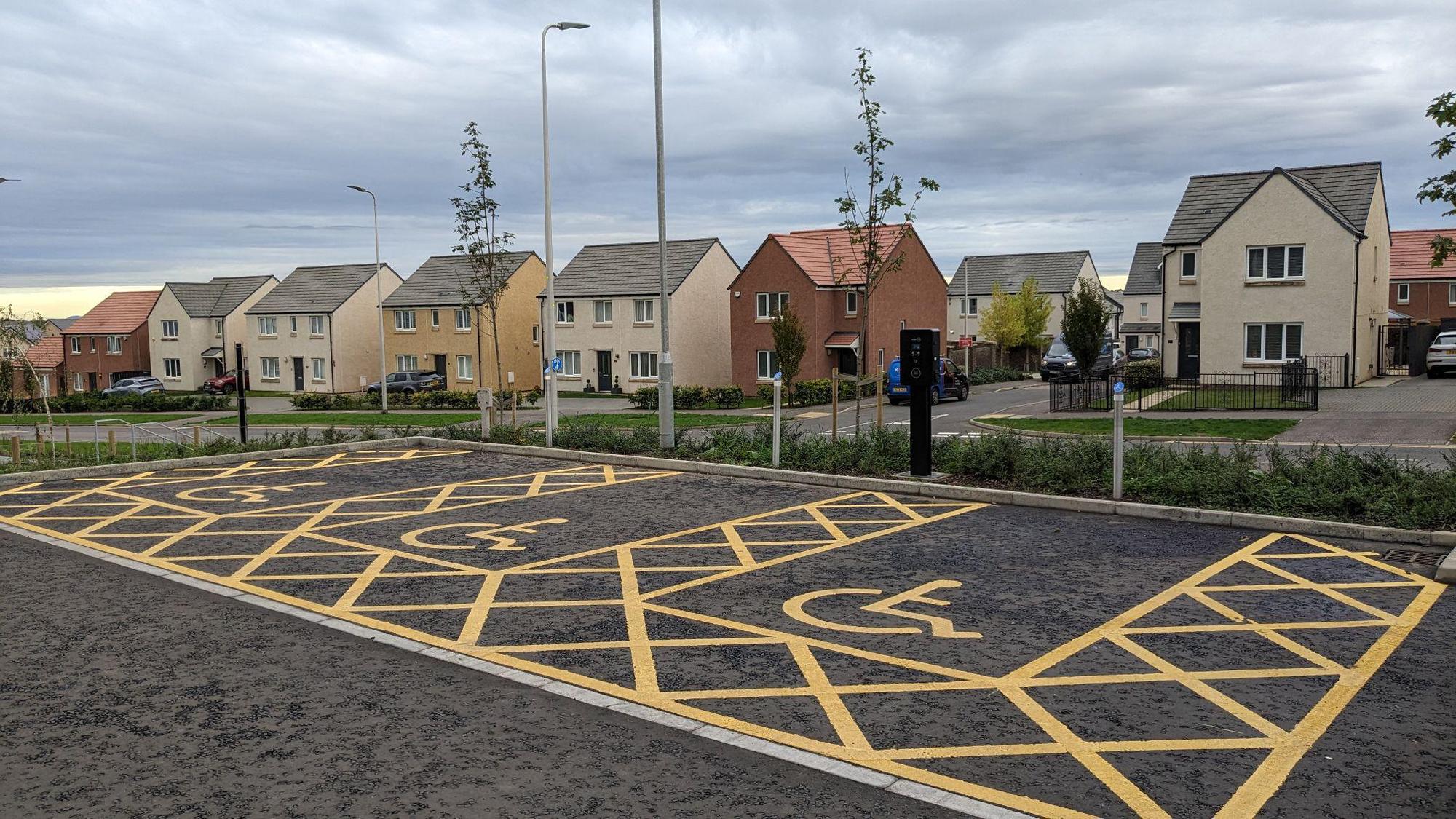 Rosehill High School Reception/Disabled Parking | 31 Futures Wy ...