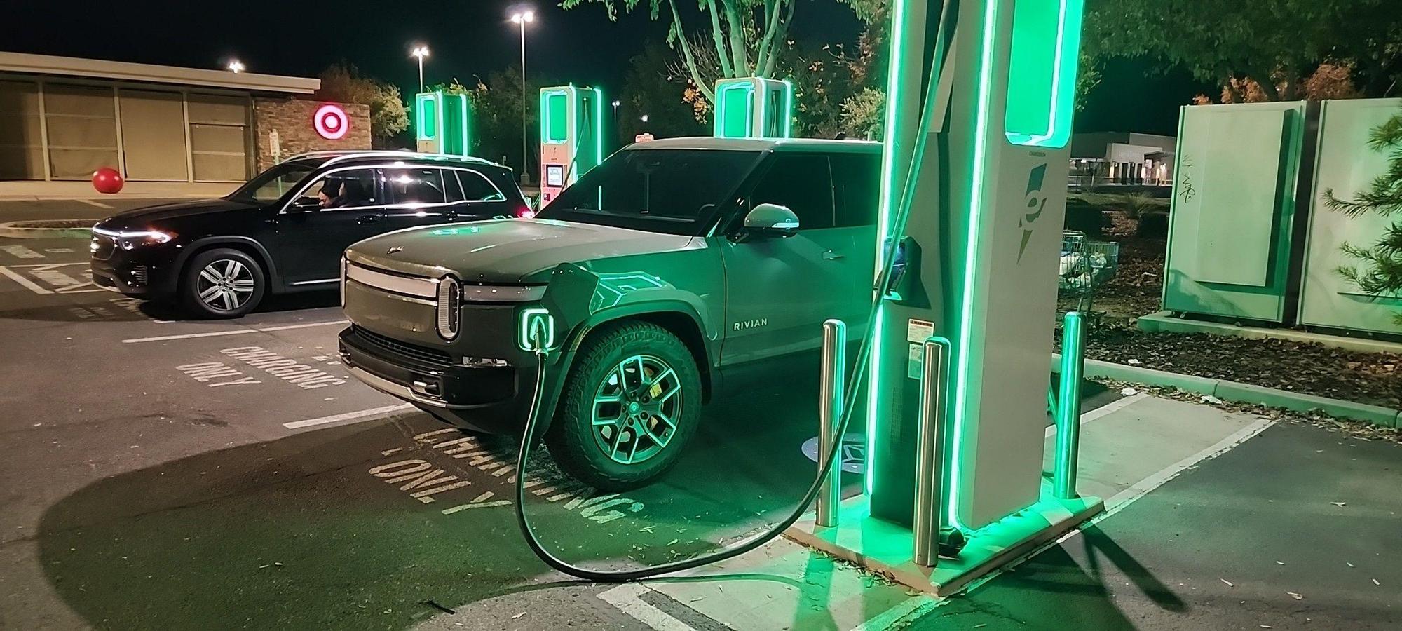 Stonecreek Plaza - Target | Los Banos, CA | EV Station