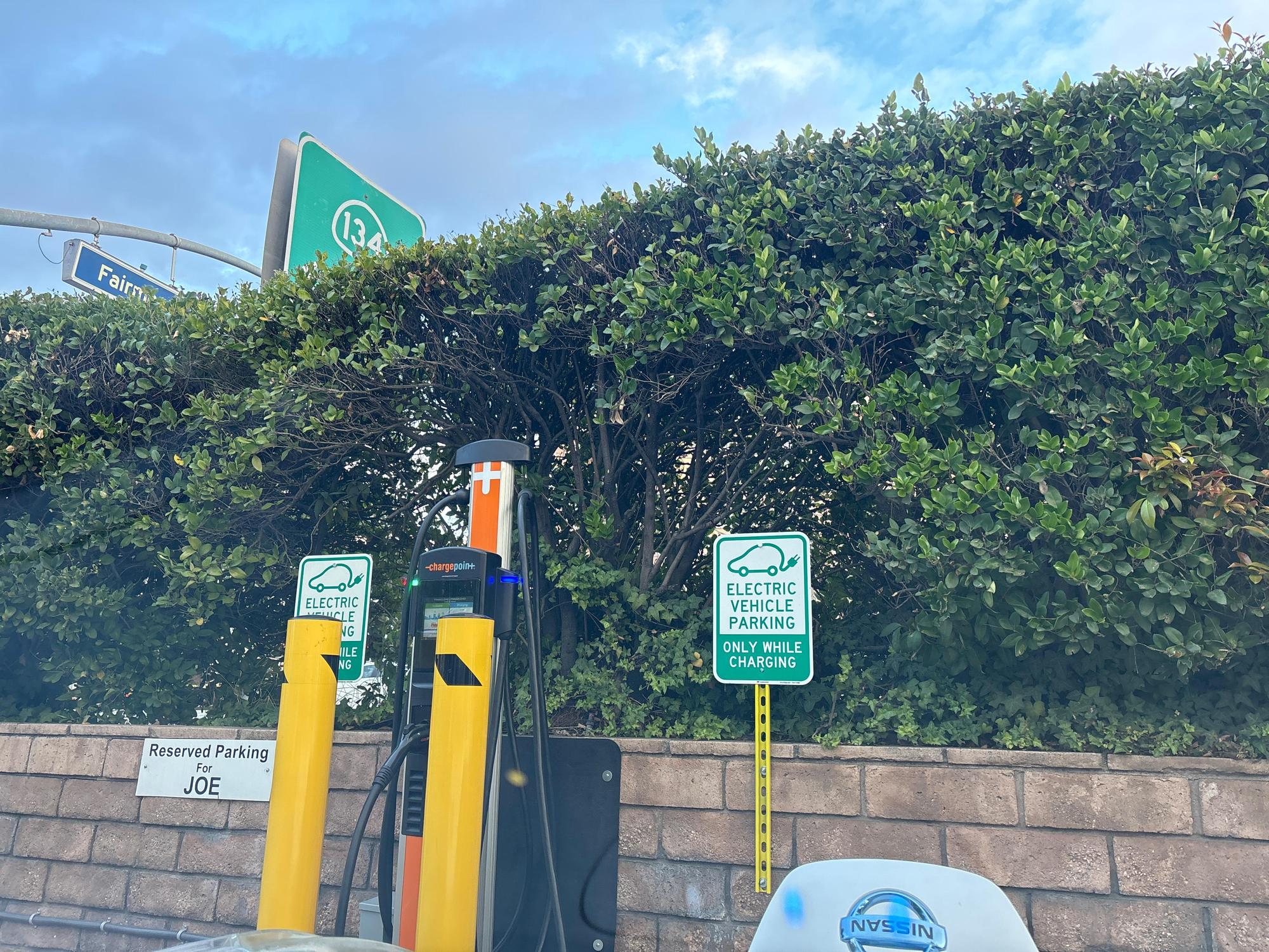 Pinnacle Communications | Glendale, CA | EV Station