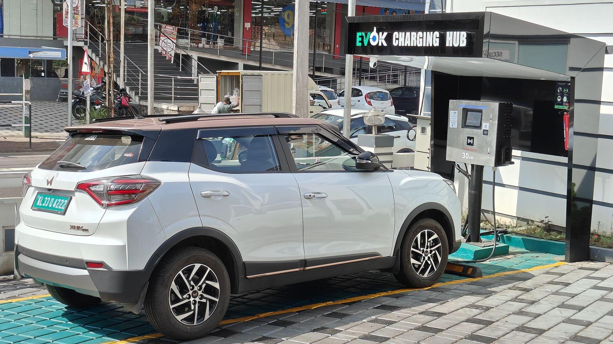 EVOK Charging Hub Hotal Indraprastha | DC Fast Charger | EVOK | ChargeMOD | Kottayam, KL | EV ...