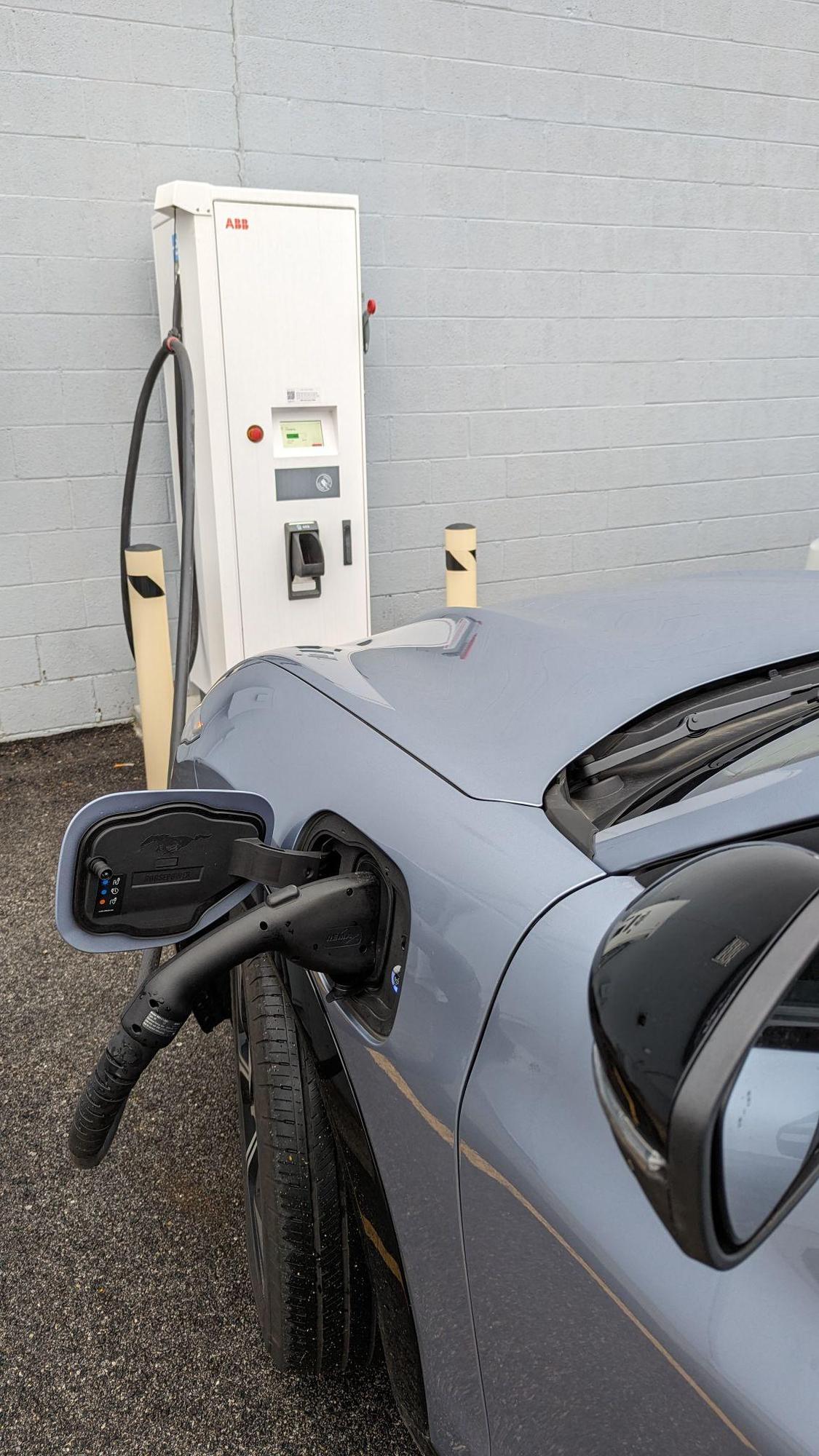 Kunes Country Auto Group | Macomb, IL | EV Station