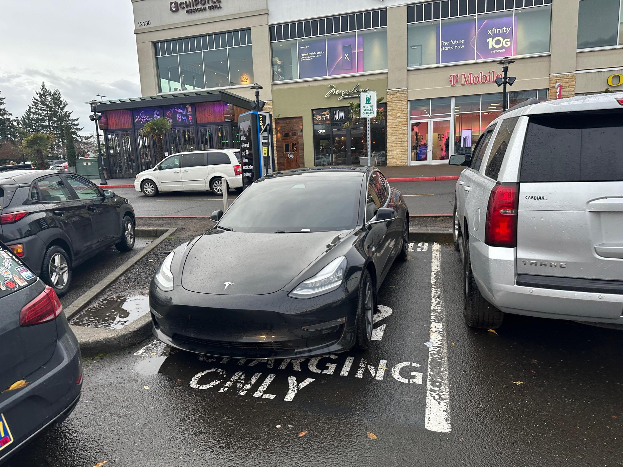 Clackamas Town Center - REI | Happy Valley, OR | EV Station