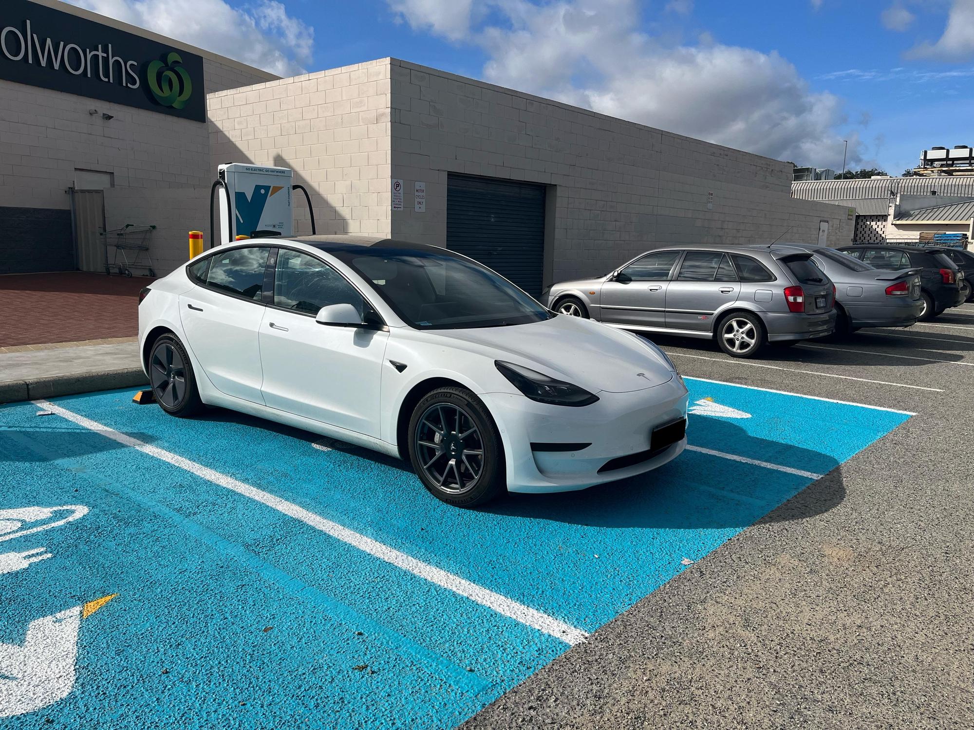 Thornlie Square Shopping Centre | Thornlie, WA | EV Station