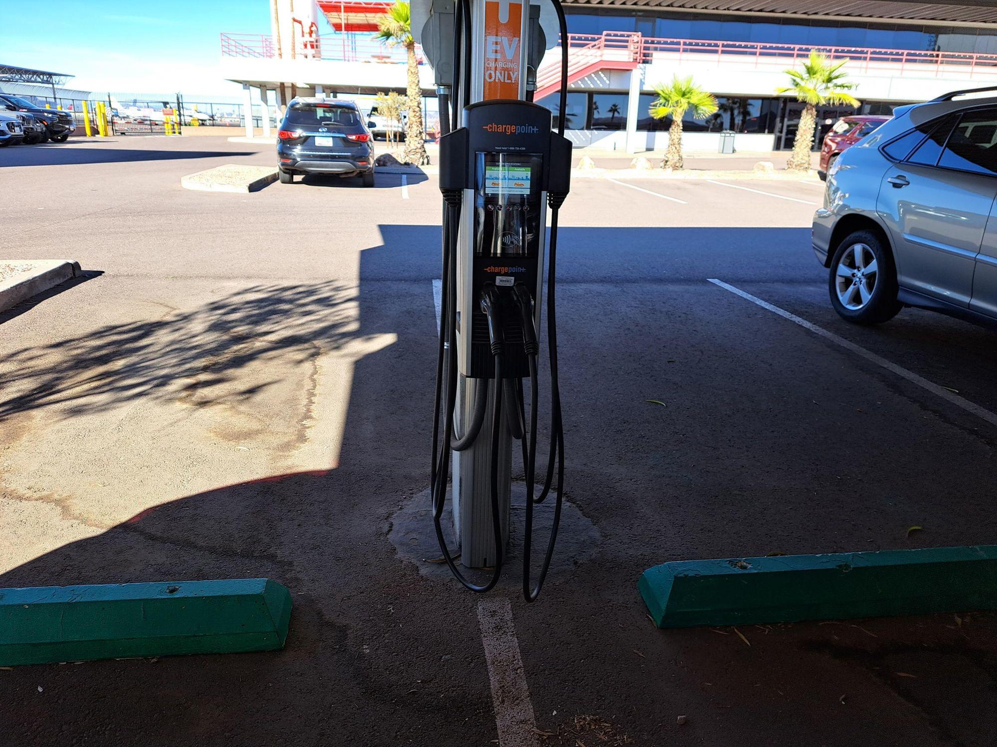 CUTTER KPHX STATION1 | Phoenix, AZ | EV Station