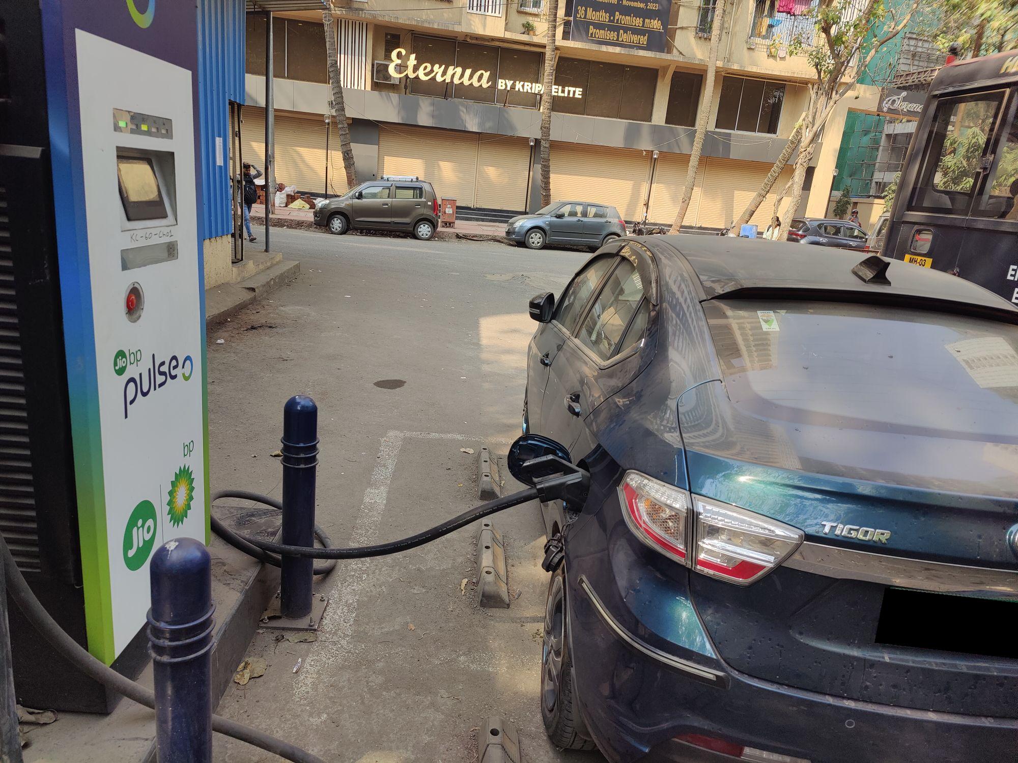 Jio BP Pulse charging station 60 KW | Mumbai, MH | EV Station