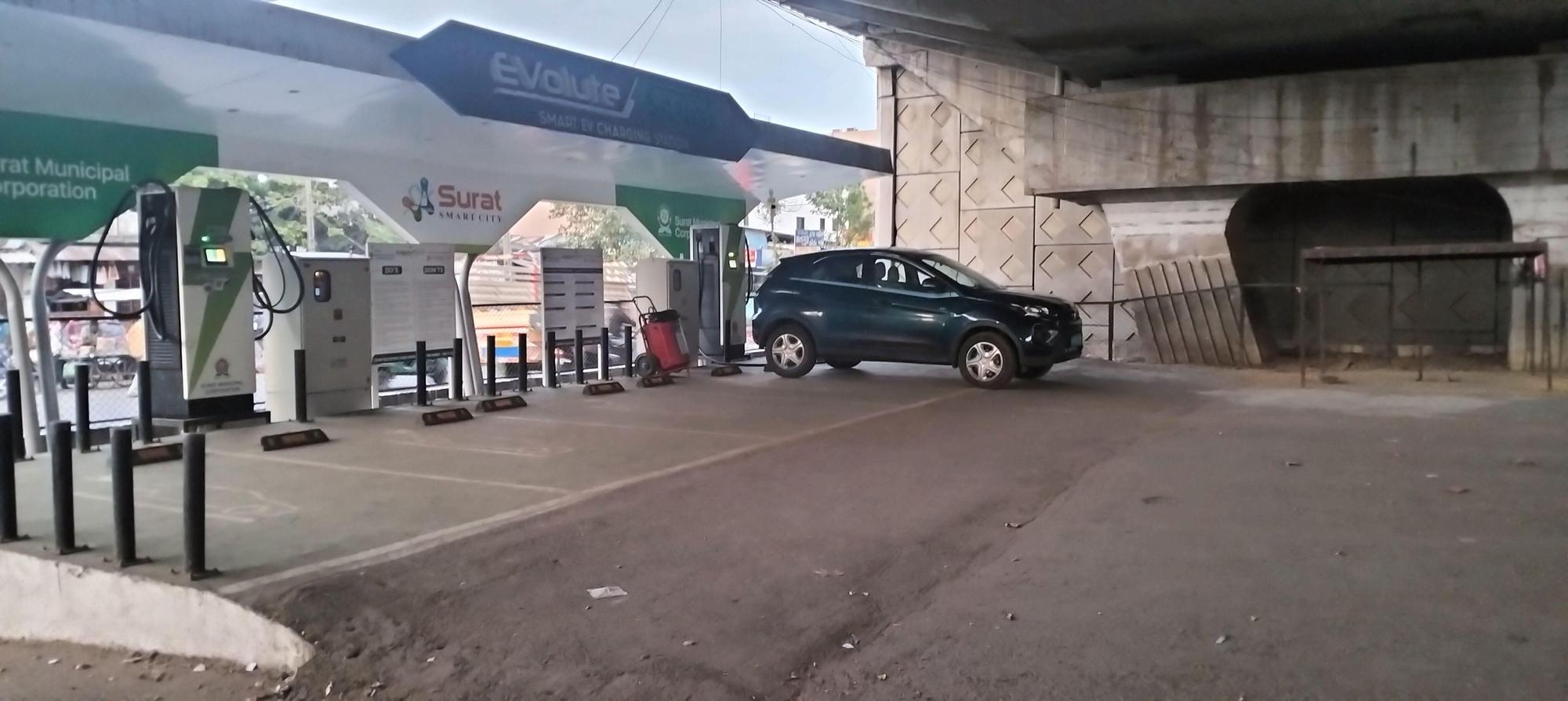 Surat Kamrej Hwy | Surat, GJ | EV Station