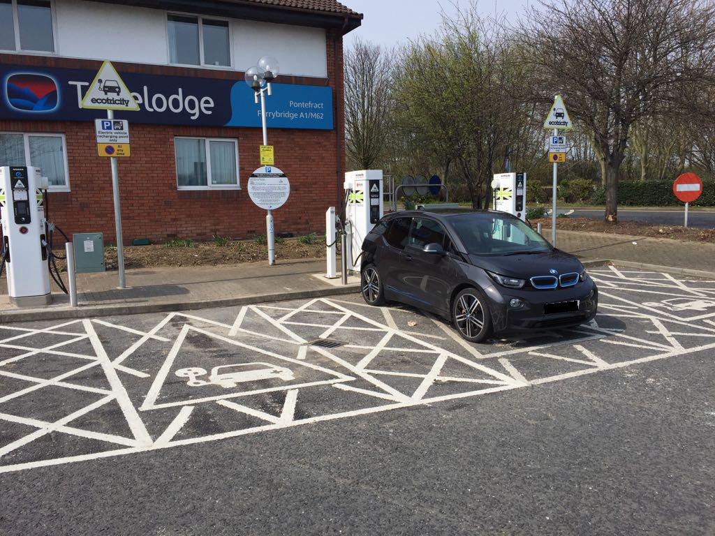 Moto Ferrybridge (1) | Moto Services, M62 Motorway Jct 33 / A1(M ...