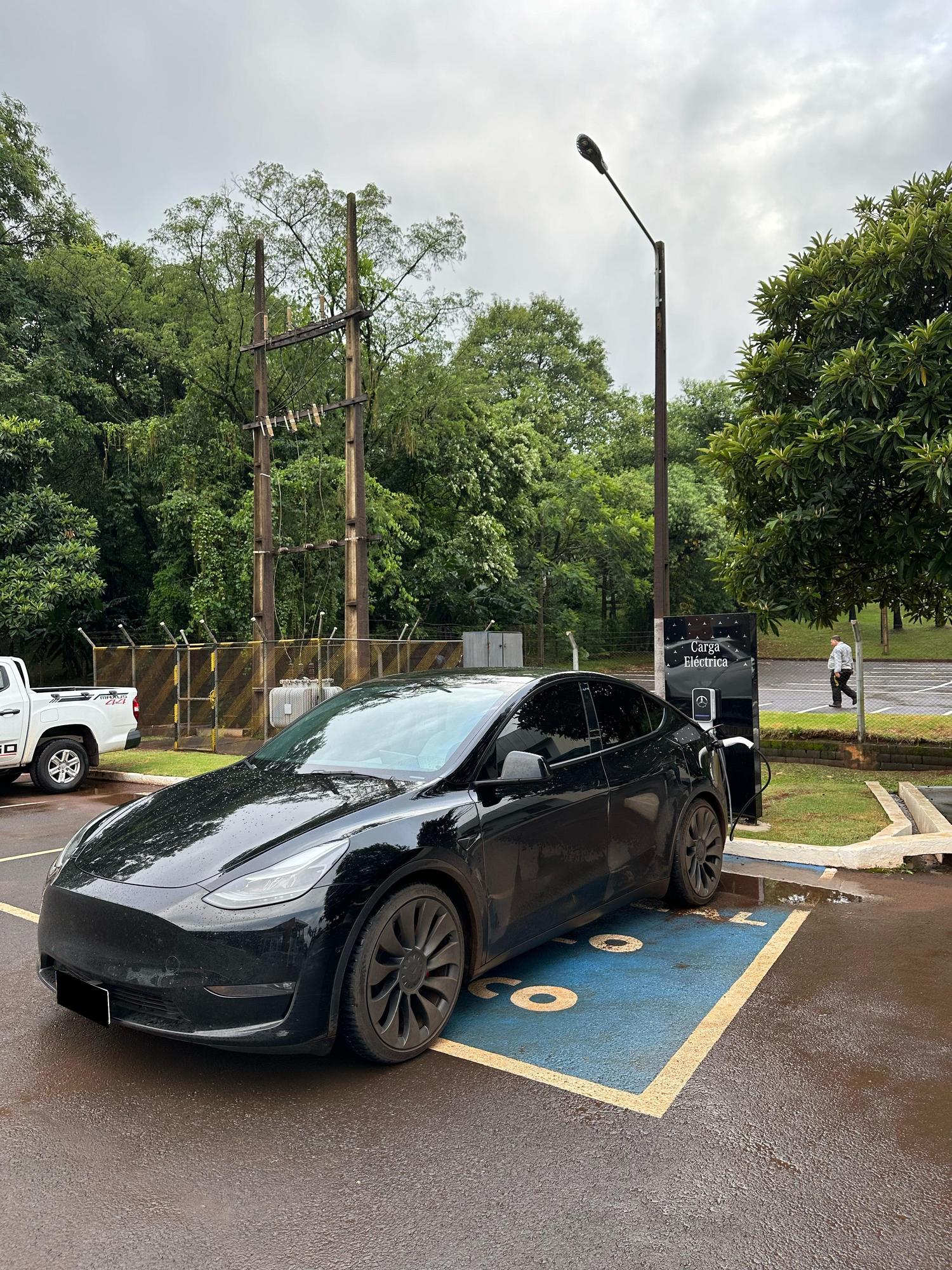 Condor SACI | CDE, Alto Paraná | EV Station