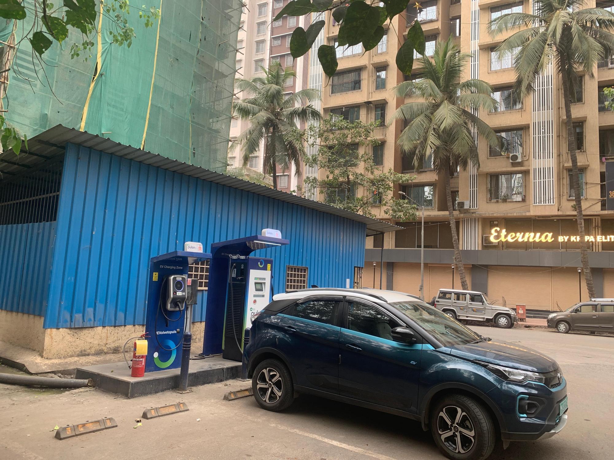 Jio BP Pulse Charging Station 60 KW Mumbai MH EV Station Jio BP Pulse Charging Station 60 KW Mumbai MH EV Station