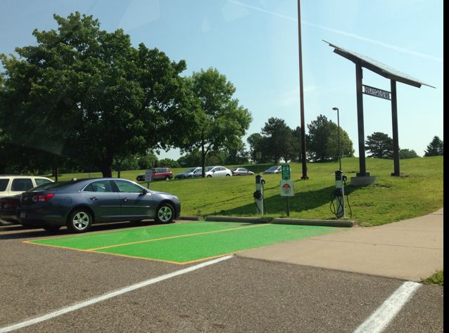 Sun Ray Library | St Paul, MN | EV Station