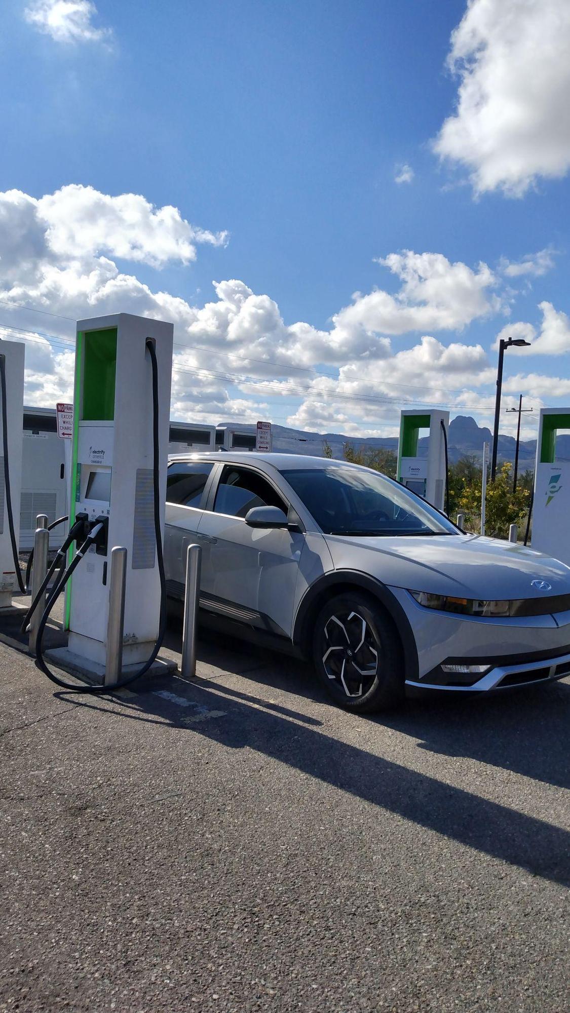 Tucson Premium Outlets | Tucson, AZ | EV Station
