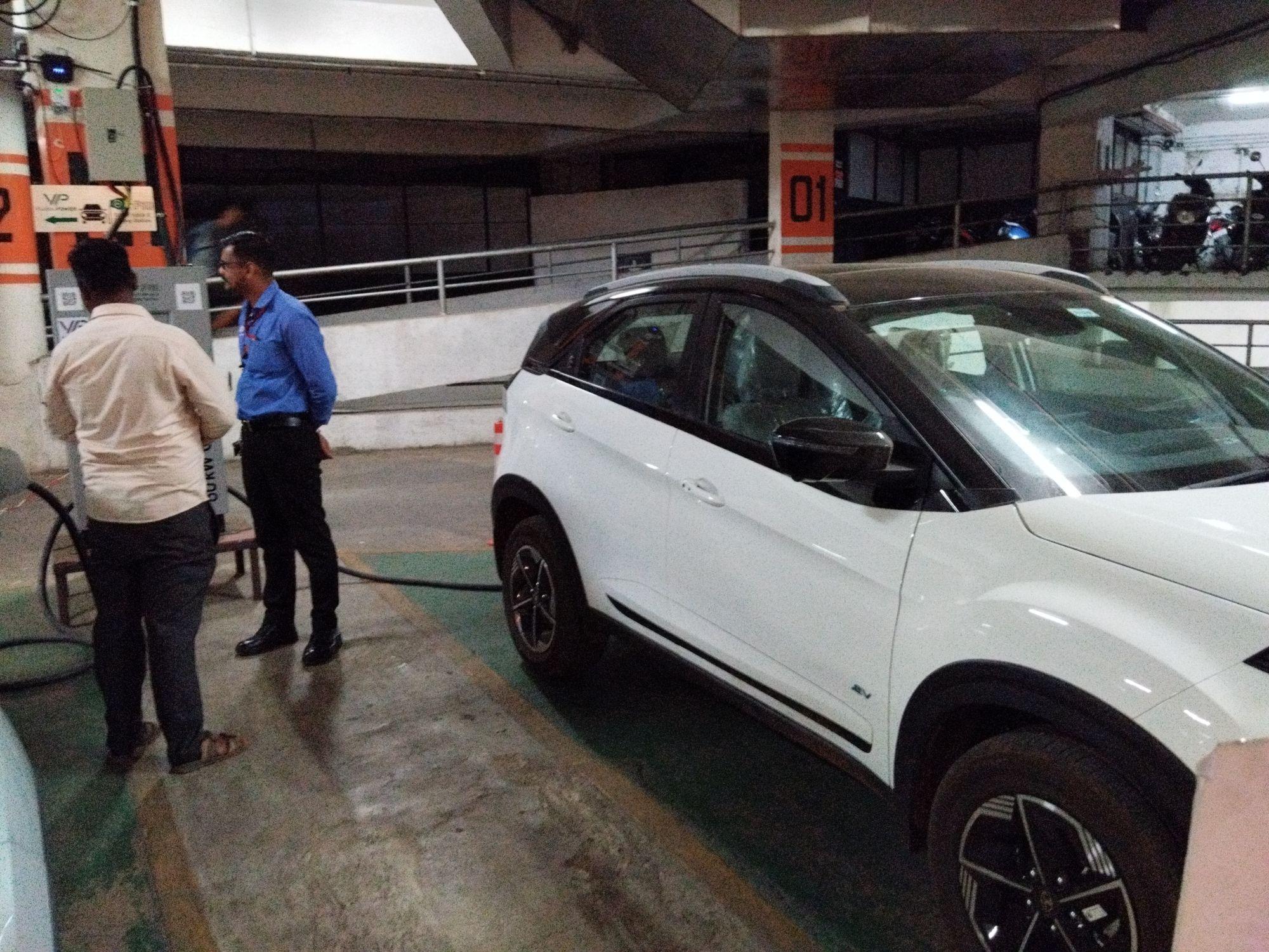 DYP City Mall Kolhapur | Kolhapur, MH | EV Station