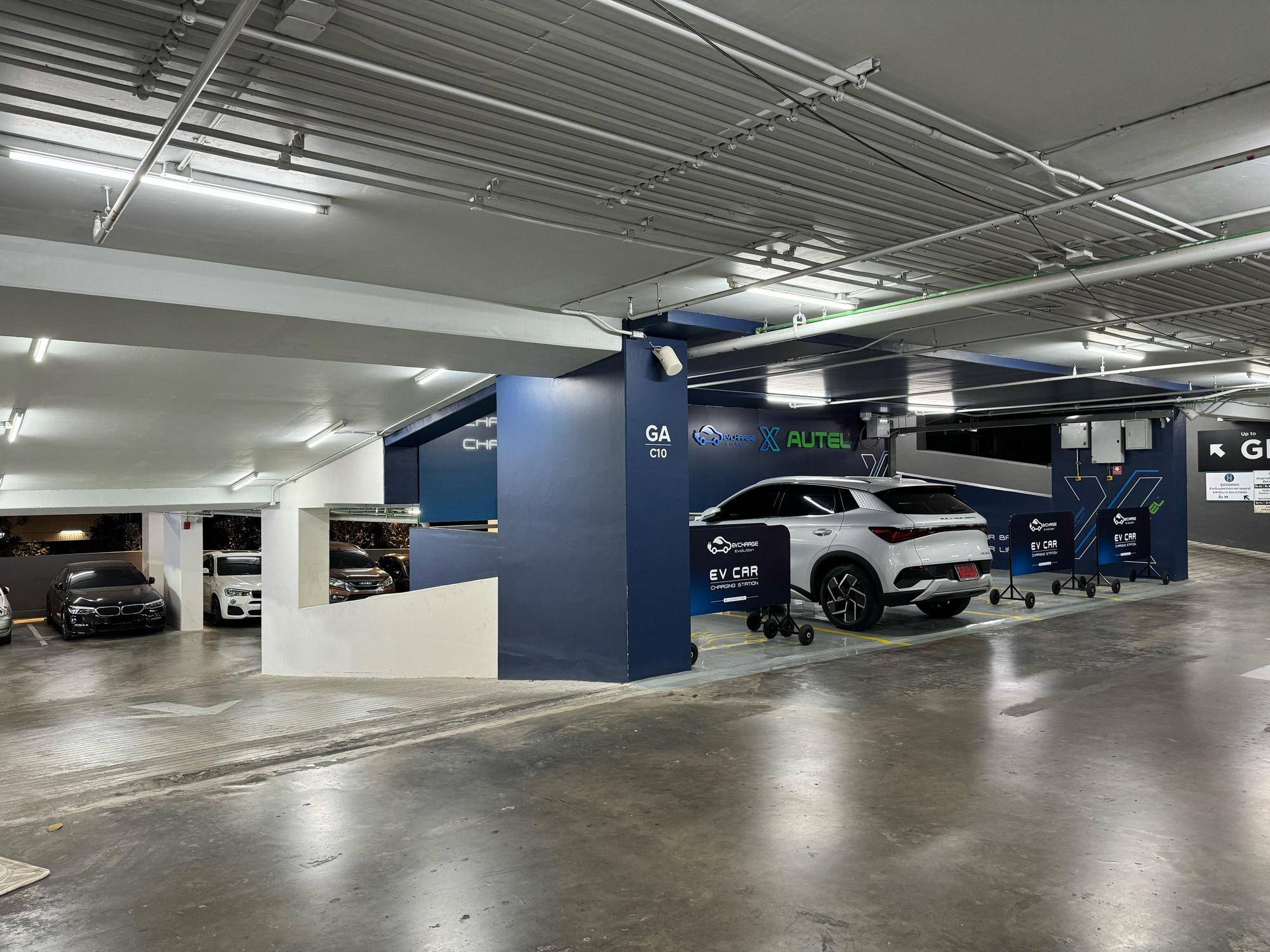 ICS Shopping Mall | 168 Charoen Nakhon Rd, Khwaeng Khlong Ton Sai, Khet ...