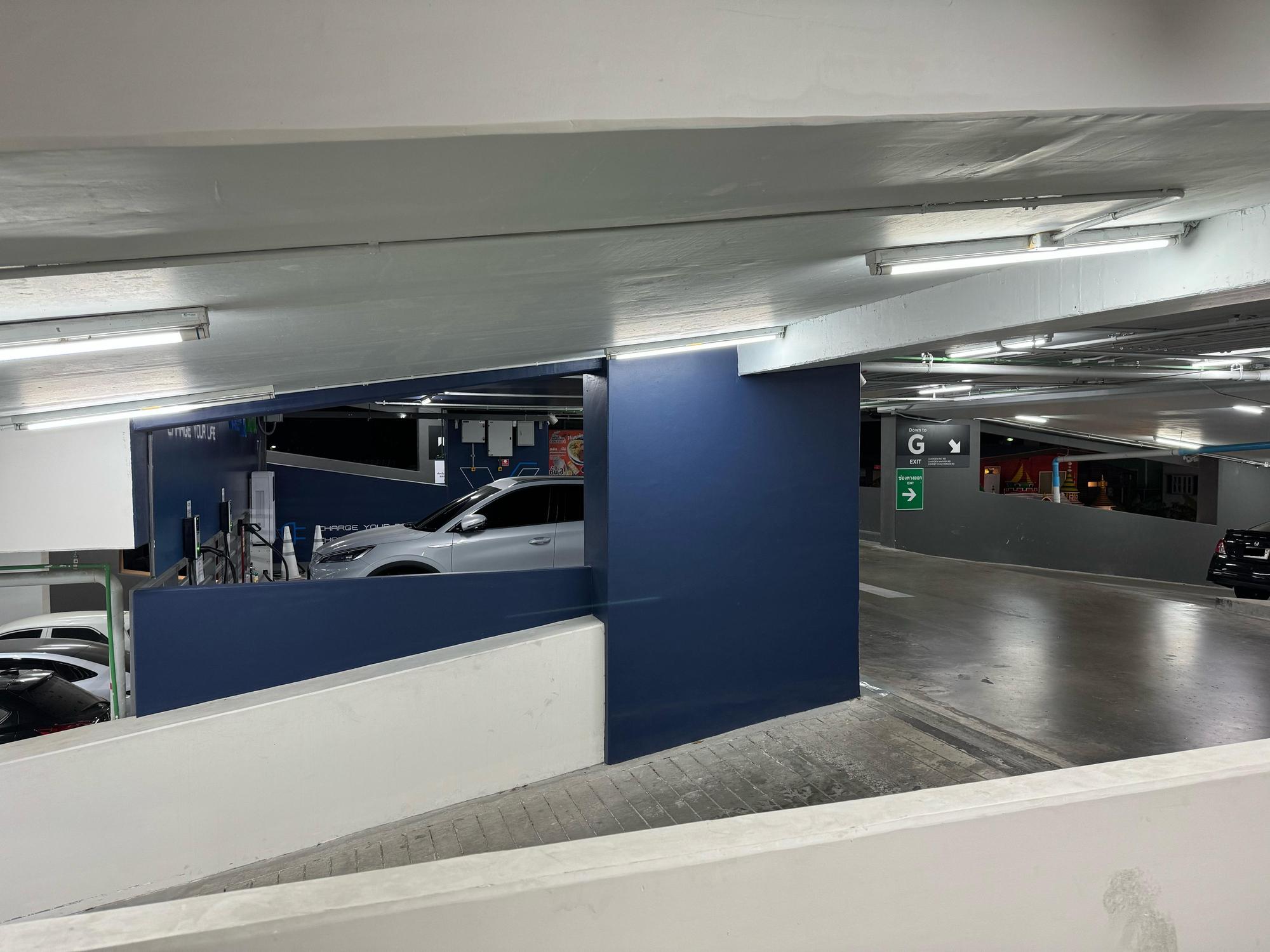 ICS Shopping Mall | 168 Charoen Nakhon Rd, Khwaeng Khlong Ton Sai, Khet ...